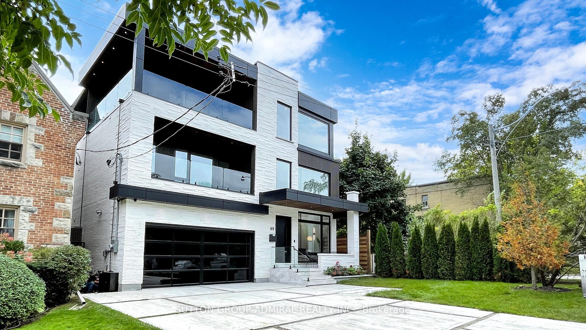 69 Elderwood Drive, Toronto, ON M5P 1X5