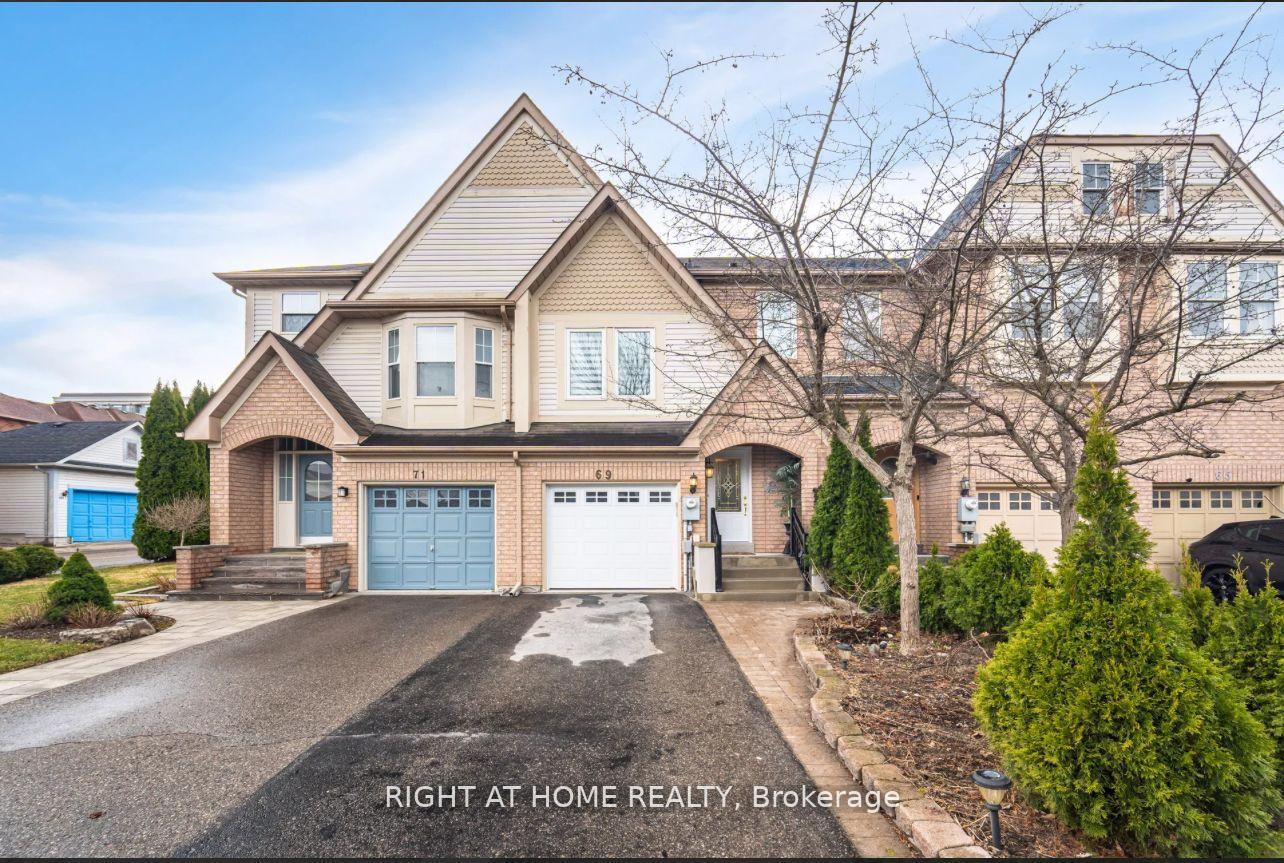 69 Evelyn Buck Lane, Aurora, ON L4G 7J4