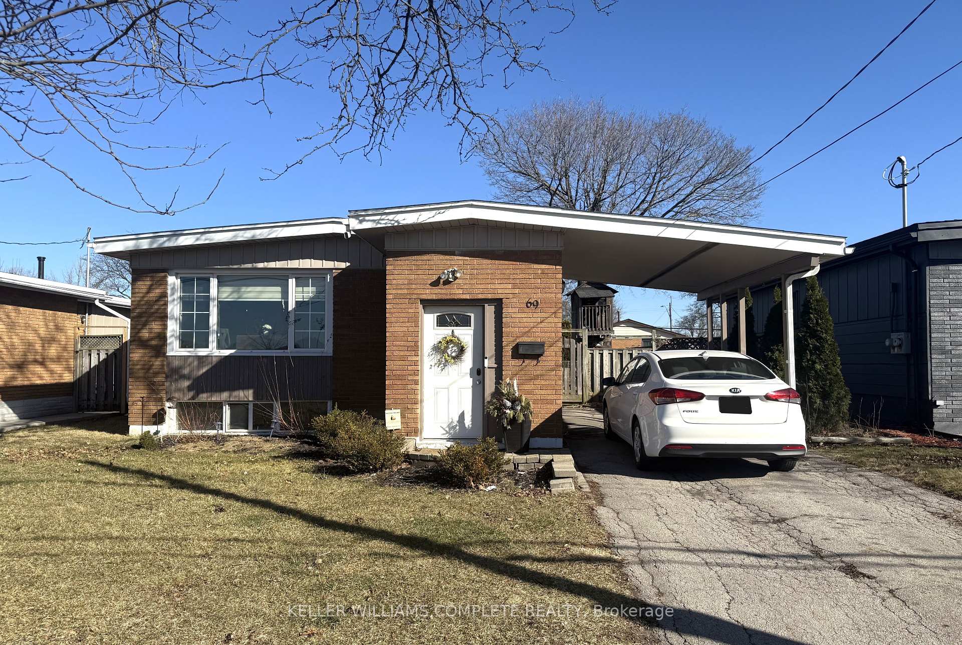 69 Ronaldshay Avenue, Hamilton, ON L9A 3B2
