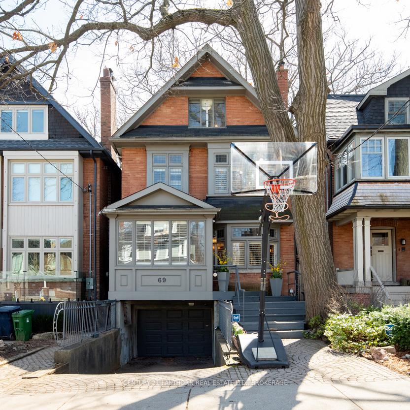 69 Walmsley Boulevard, Toronto, ON M4V 1X7