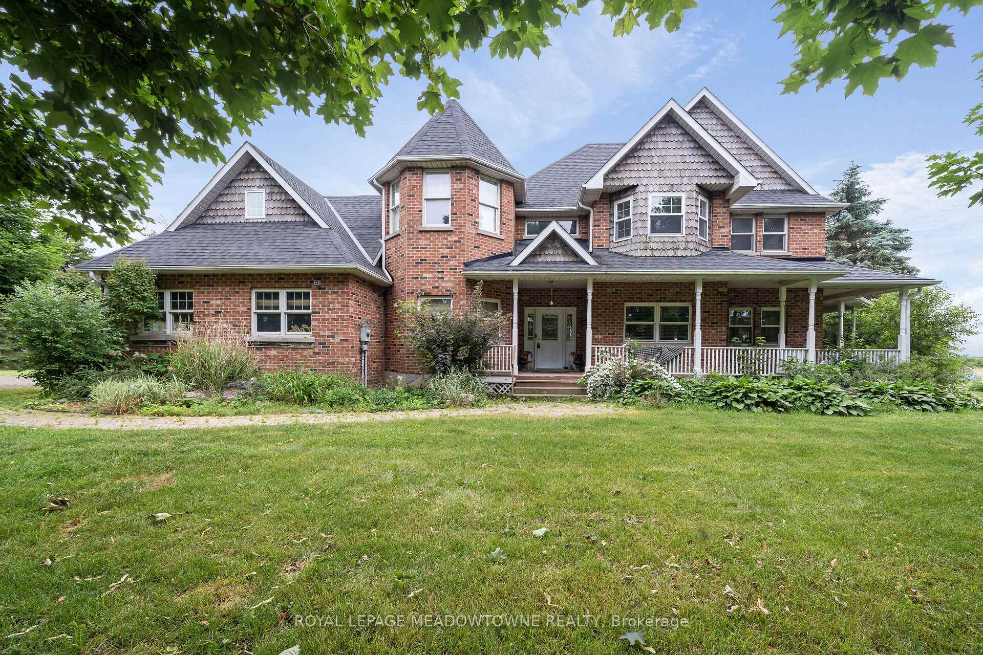 692 5 Concession W, Hamilton, ON L9H 5E2