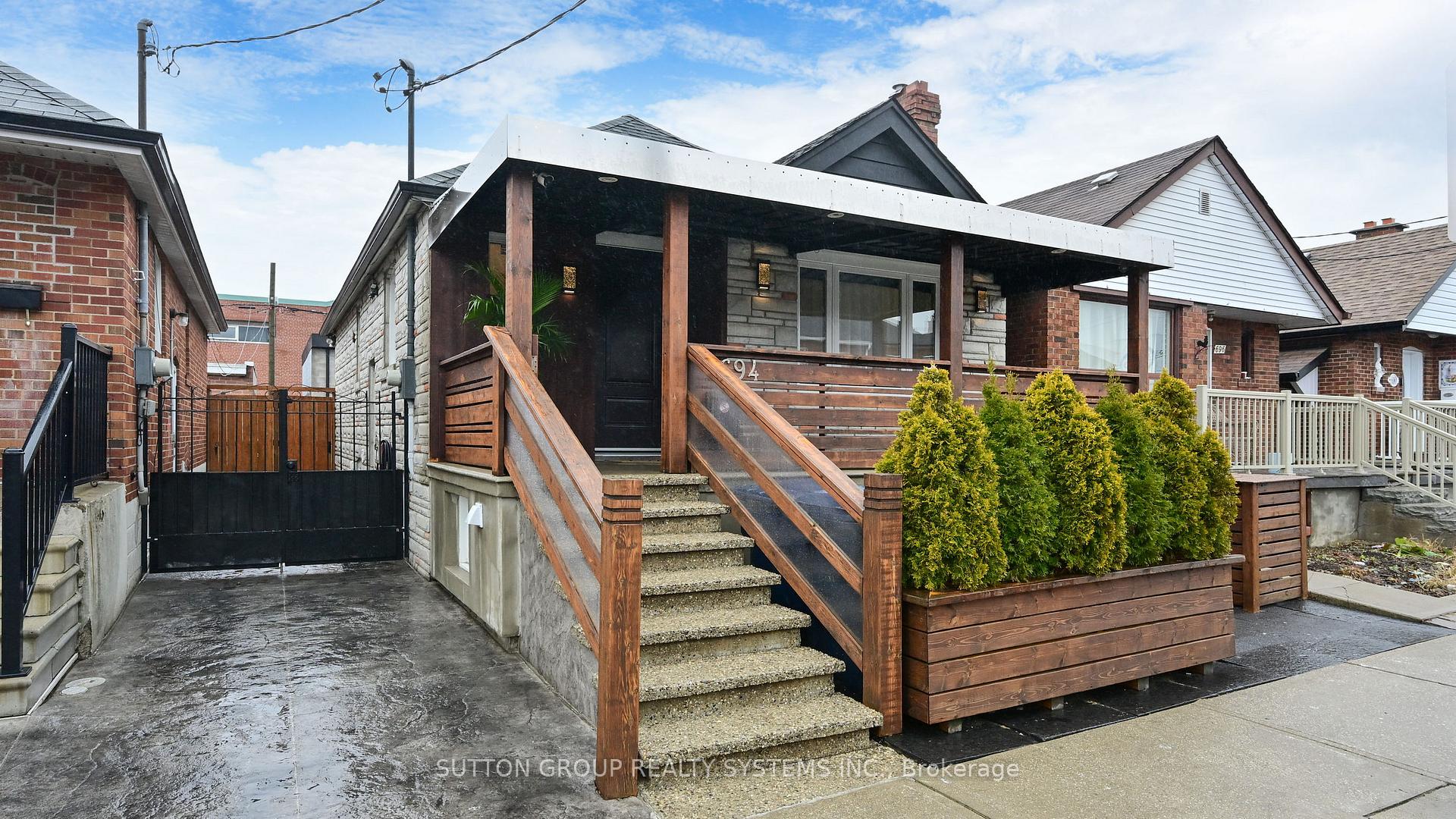 694 Old Weston Road, Toronto, ON M6N 3B8