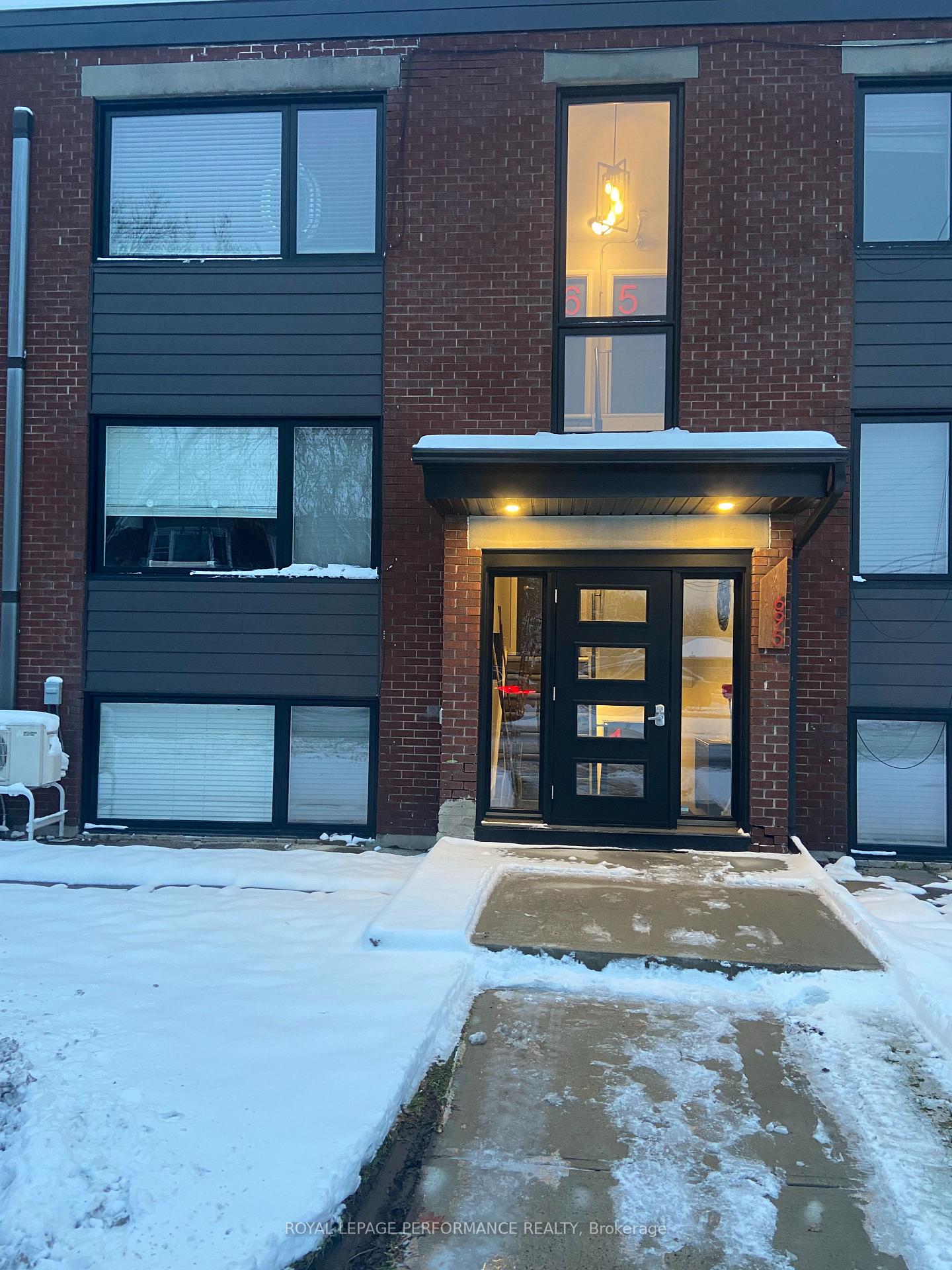 Unit 5 - 695 Morgan Street, Vanier and Kingsview Park, ON K1K 3M1