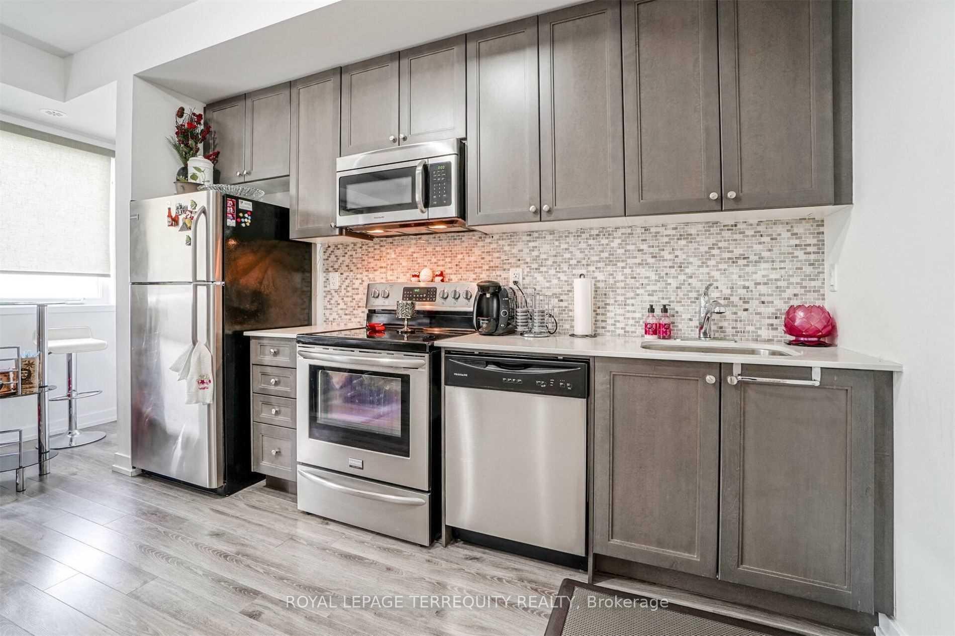 6A - 867 Wilson Avenue, Toronto, ON M3K 0A4