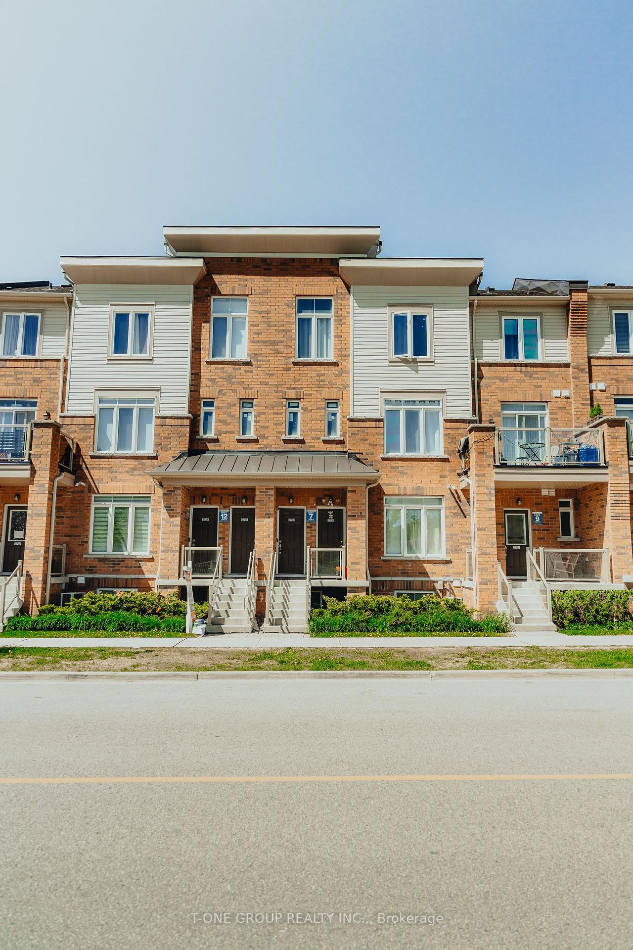 7 - 2728 William Jackson Drive, Pickering, ON L1X 0E6