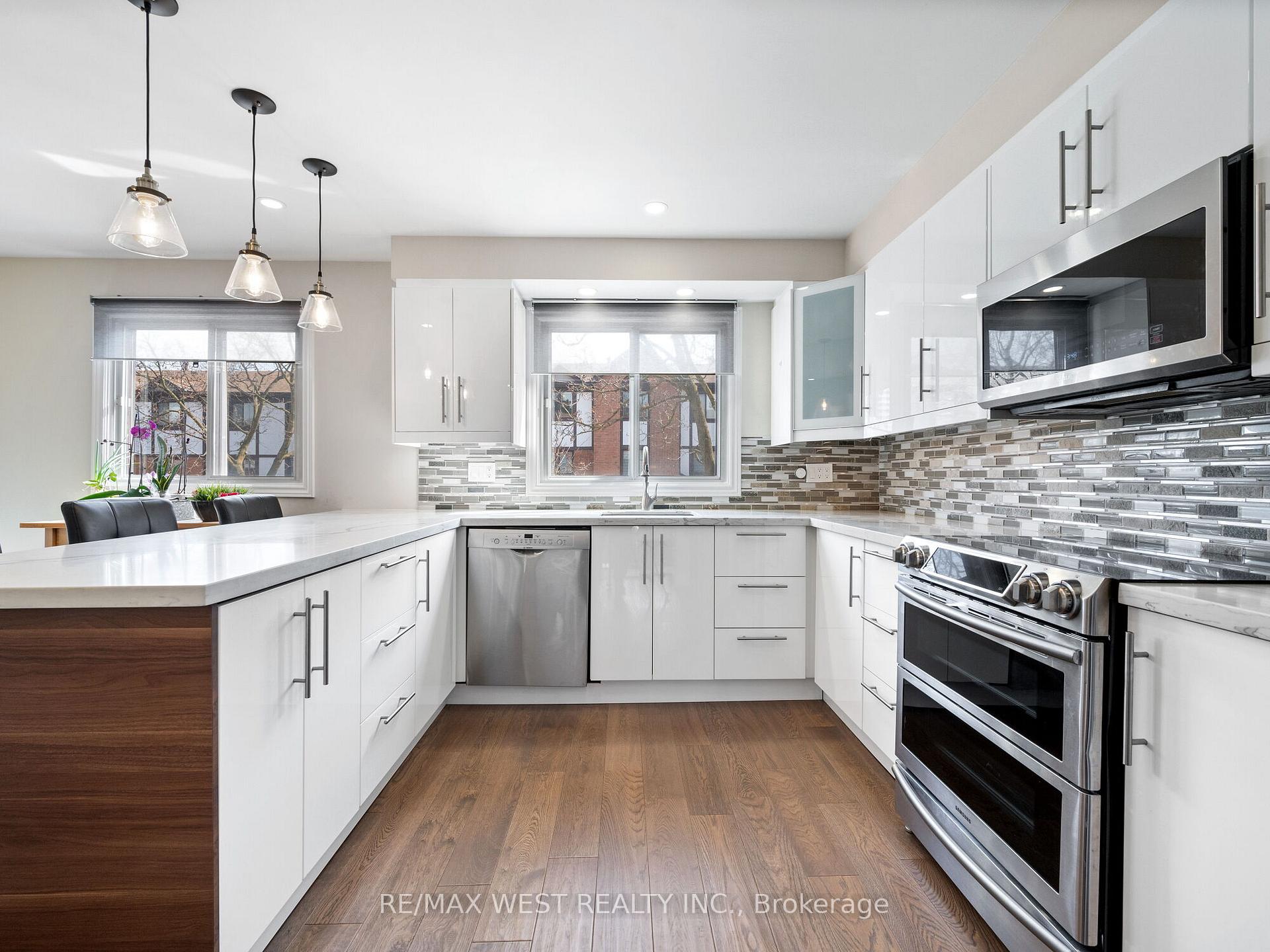 7 - 4165 Fieldgate Drive, Mississauga, ON L4W 2M9