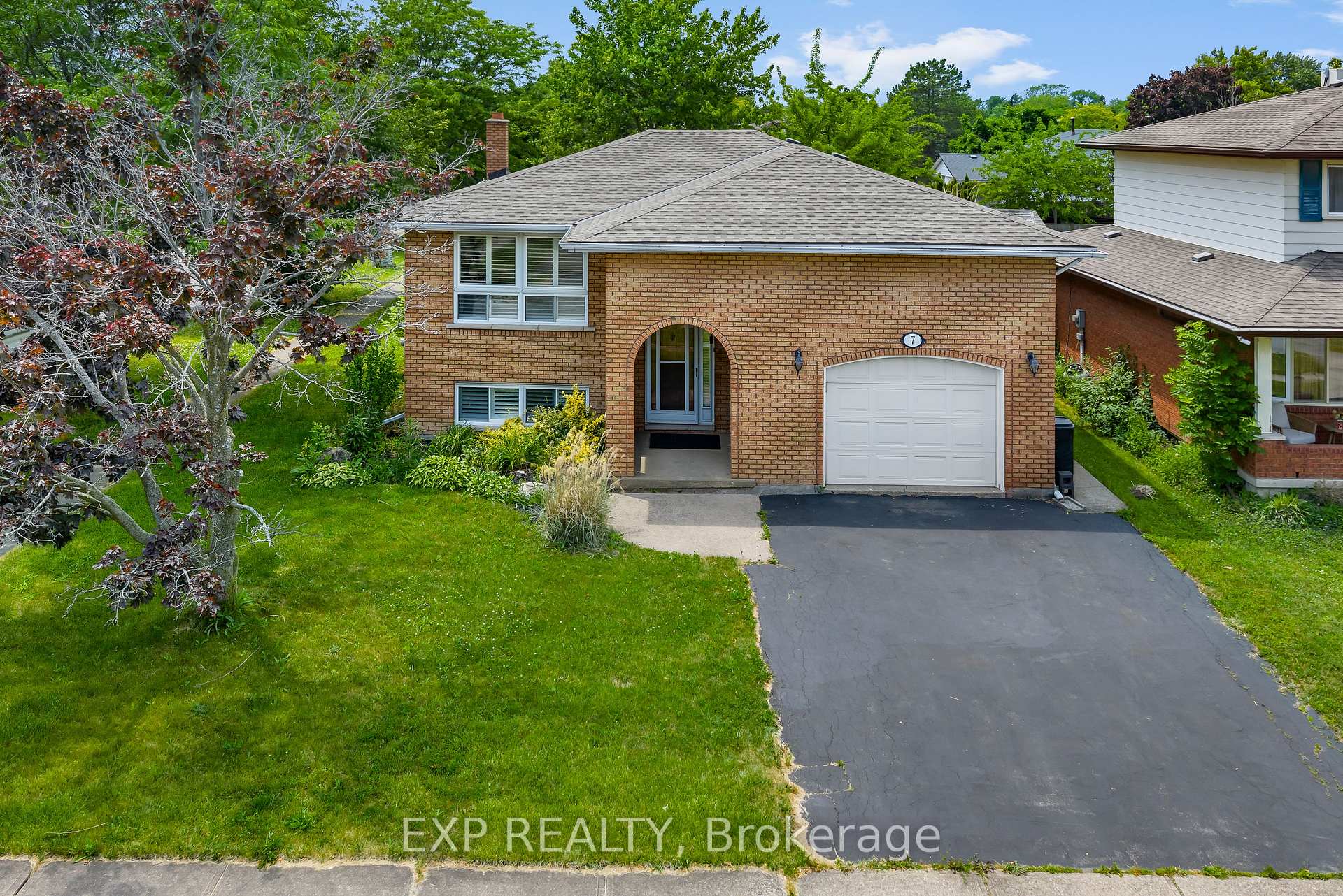 7 Canora Court, Welland, ON L3C 6H7