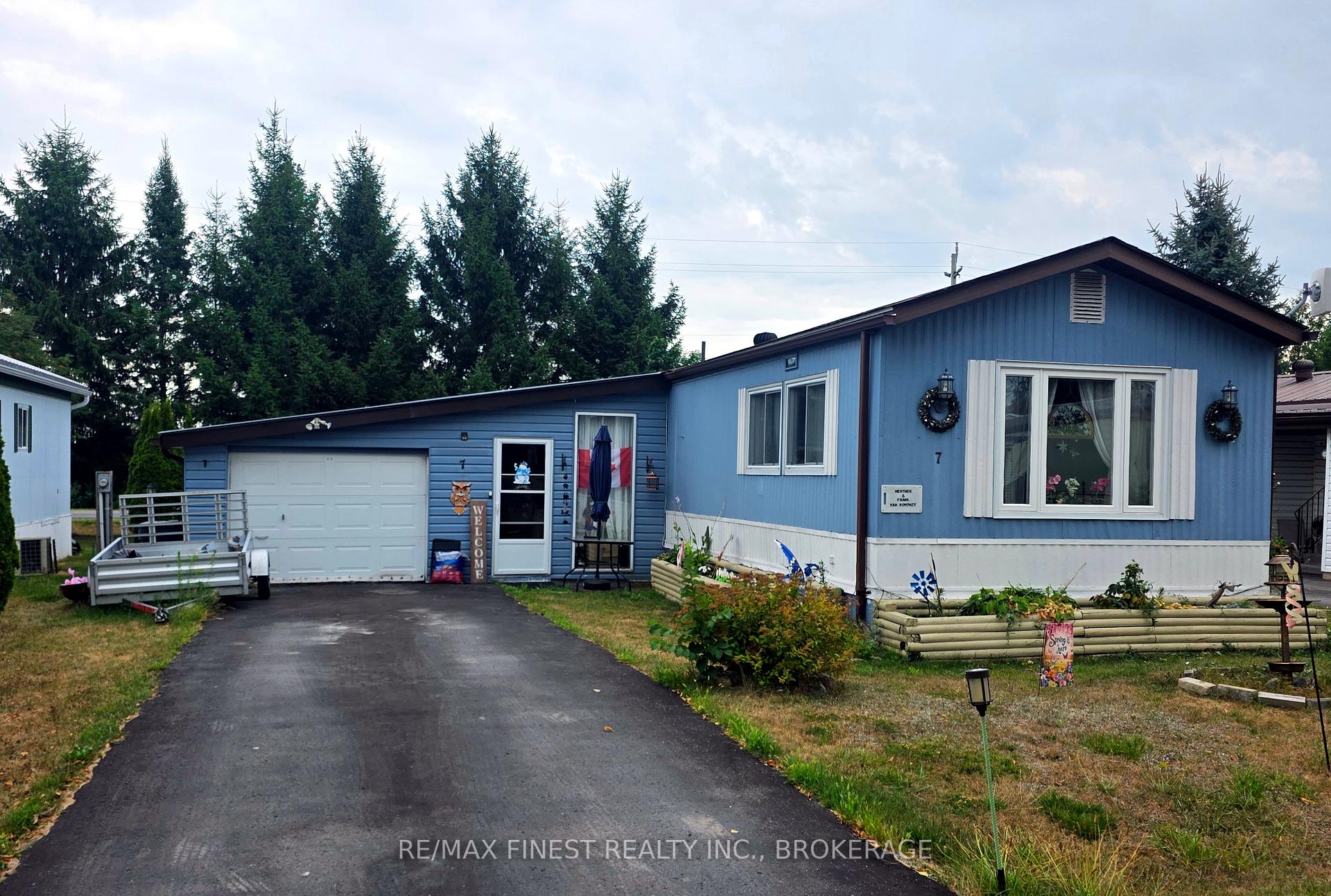 7 CEDAR Street, Greater Napanee, ON K7R 3L1