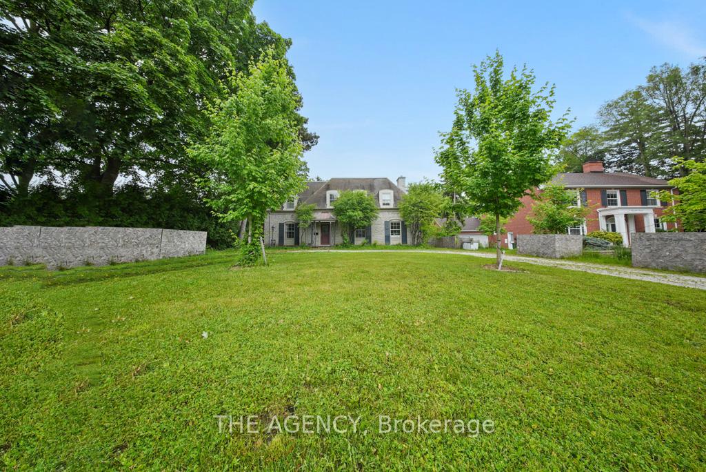 7 Gerald Street, Toronto, ON M2L 2M4