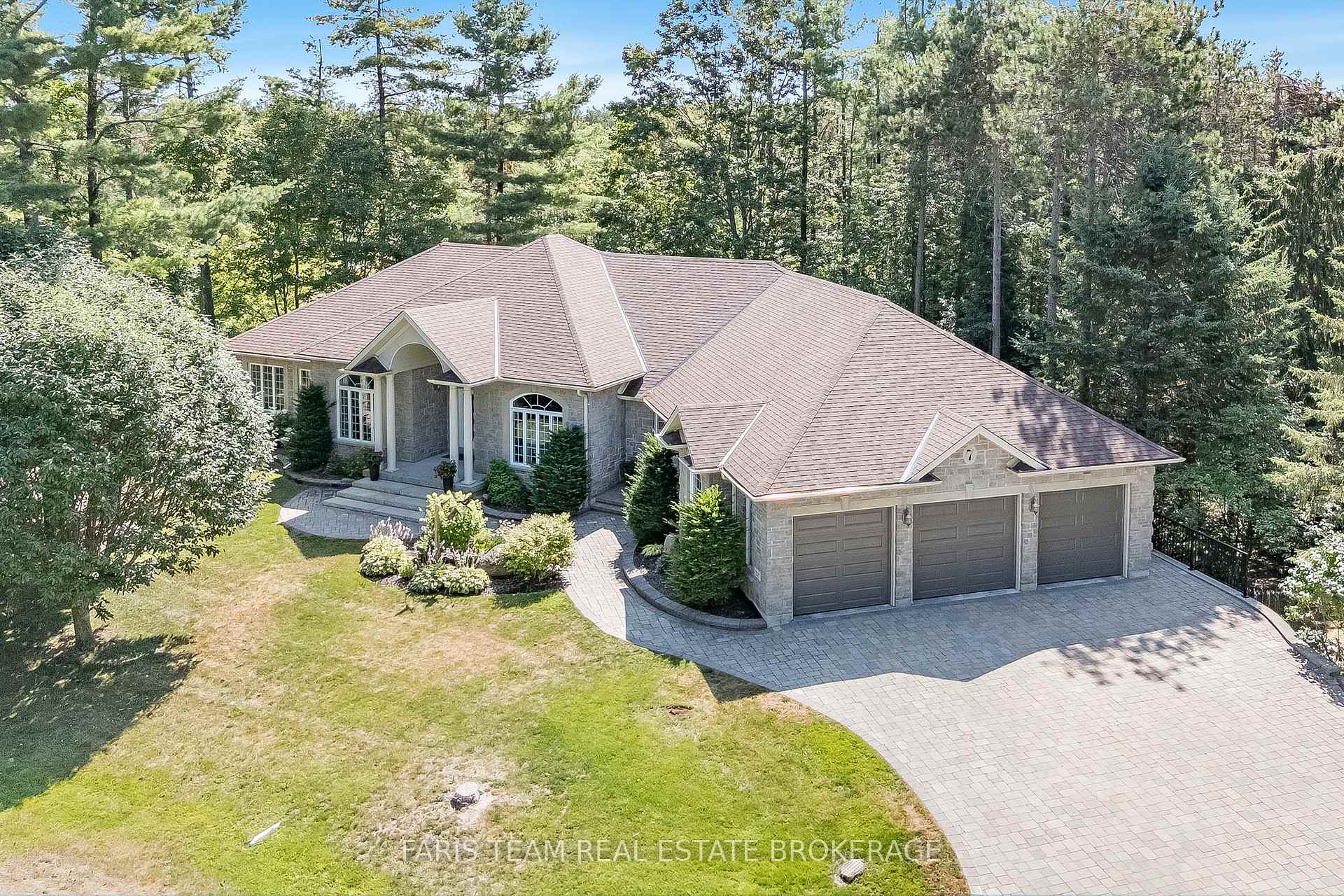 7 Highland Drive, Oro-Medonte, ON L0L 2L0