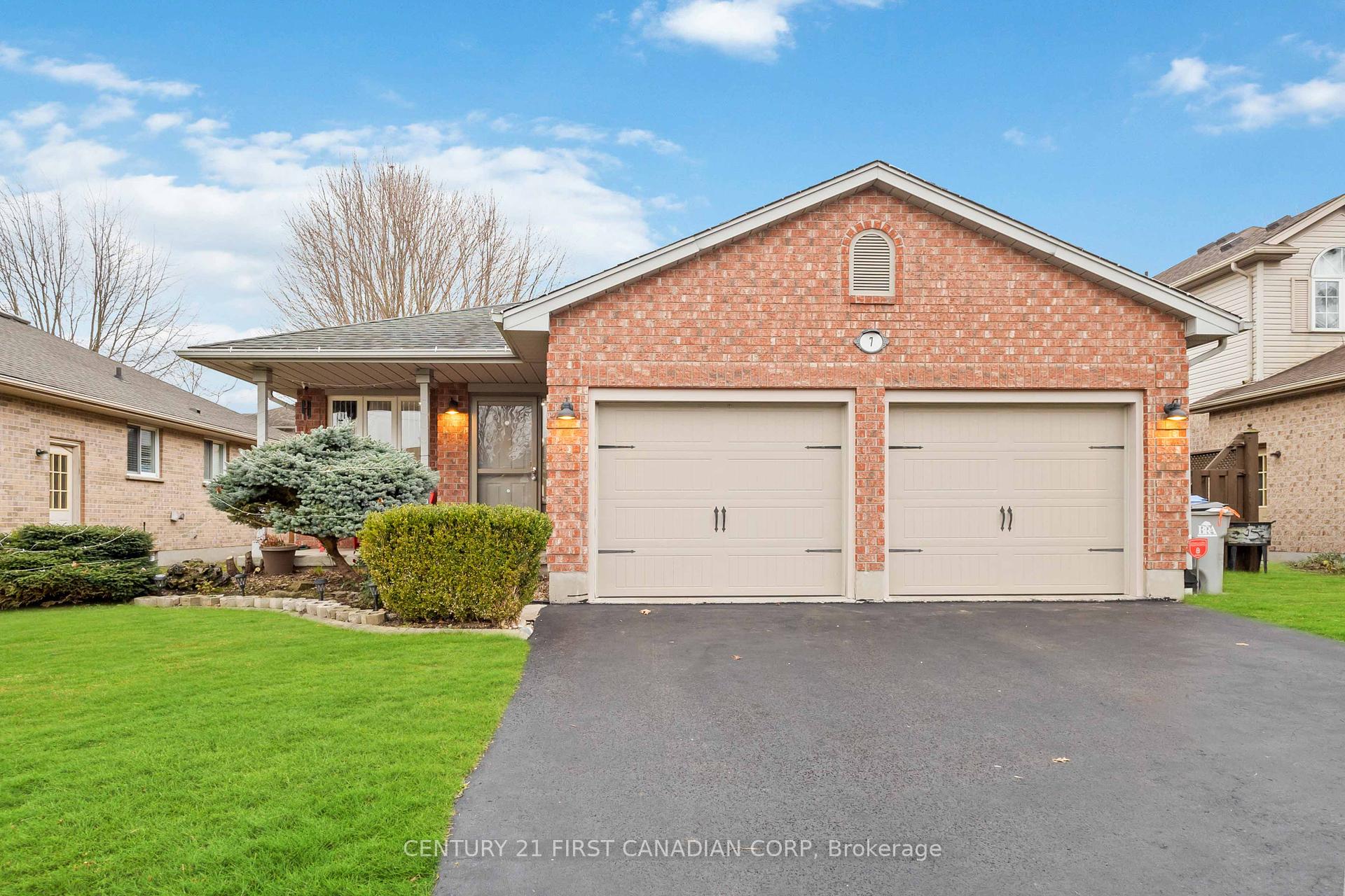 7 Juniper Crescent, Strathroy-Caradoc, ON N7G 4C1