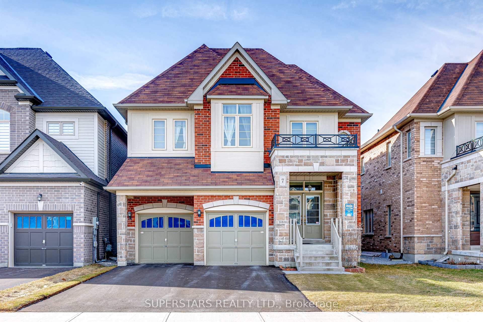 7 Kenneth Ross Bend, East Gwillimbury, ON L9N 0T7