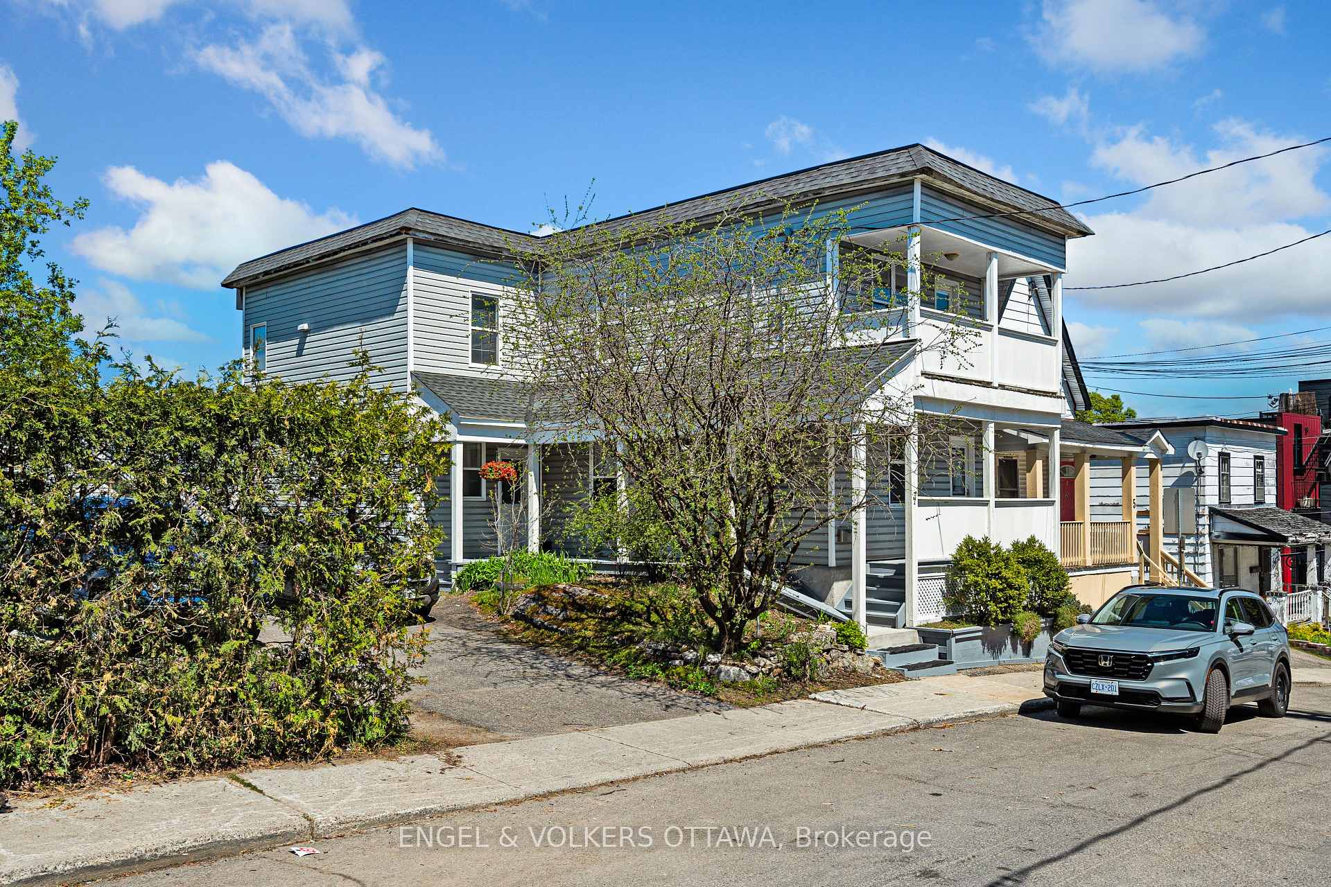 7 Lowrey Street, West Centre Town, ON K1Y 2S5