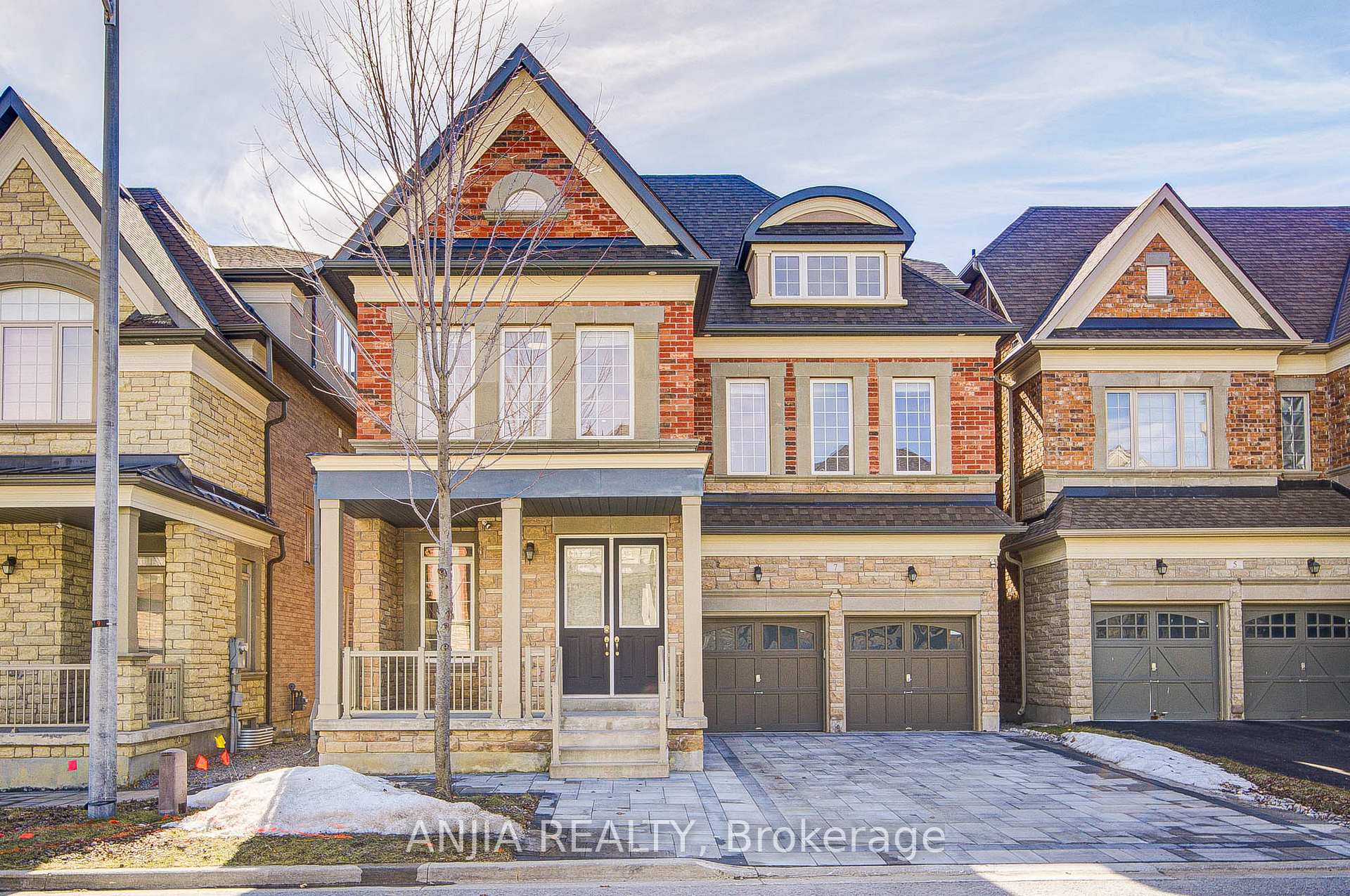 7 Mario Avenue, Markham, ON L6C 0X8