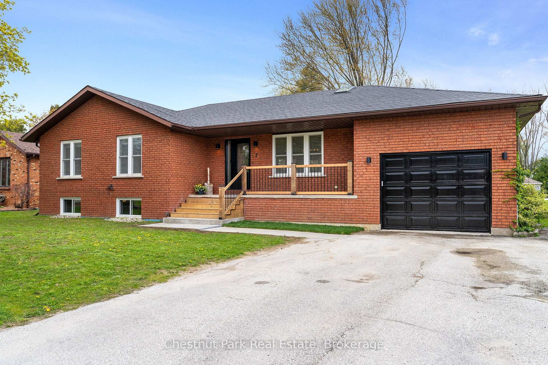 Clearview Real Estate MLS® Listings & Houses For Sale