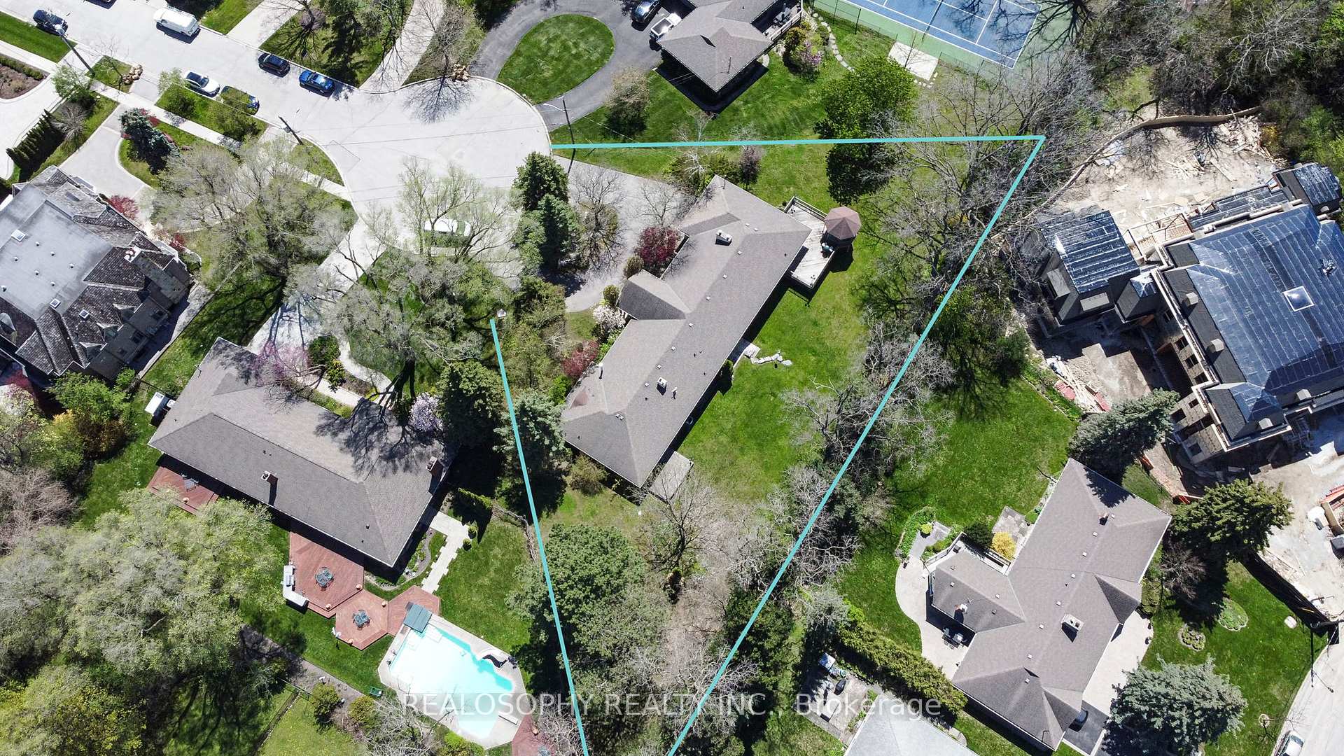 7 Purling Place, Toronto, ON M3B 1V4