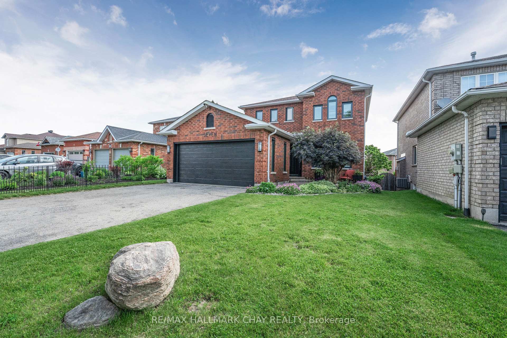 7 Ryan Court, Barrie, ON L4M 6N7