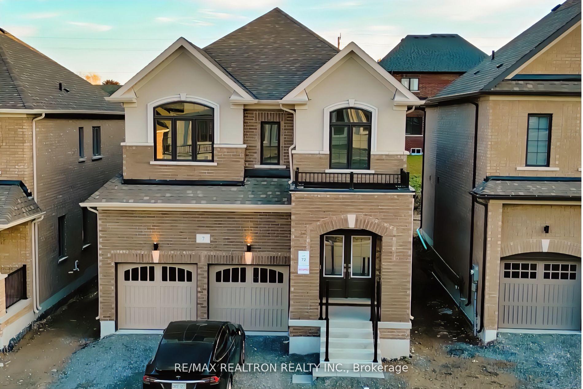 7 Stennett Drive, Georgina, ON L4P 0J4