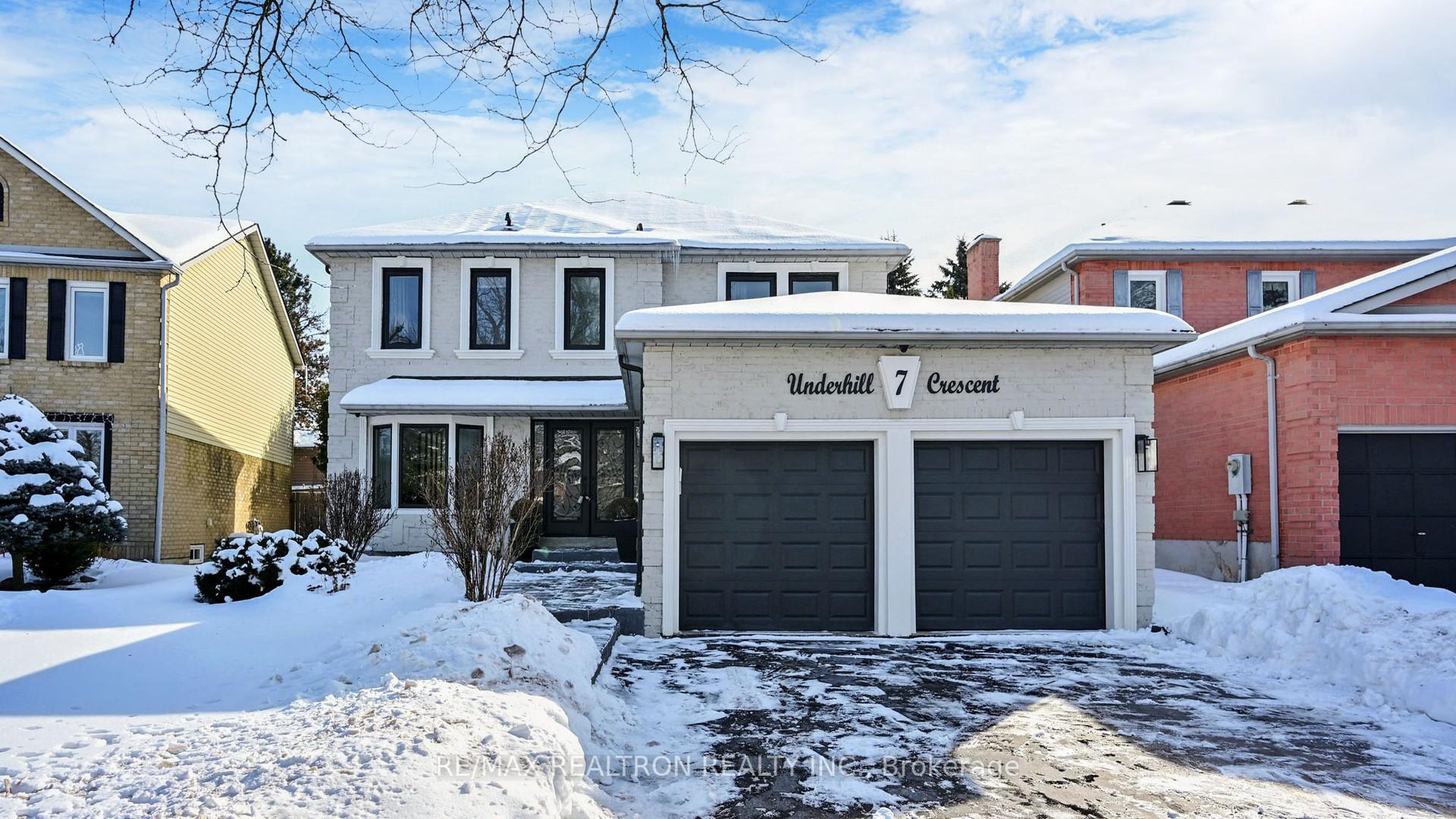 7 Underhill Crescent, Aurora, ON L4G 5S2