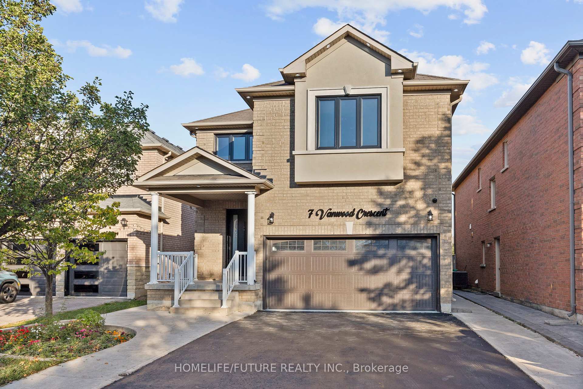 7 Vanwood Crescent, Brampton, ON L6P 2X4