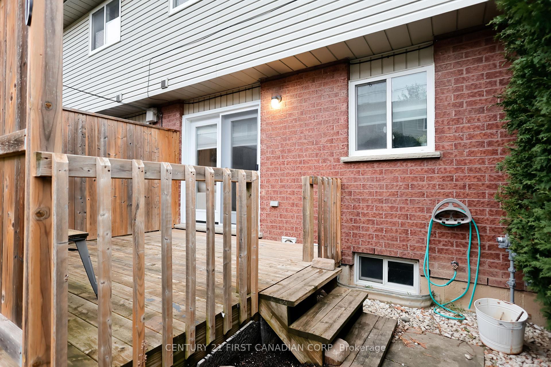 70 - 70 CHAPMAN Court, London North, ON N6G 4Z4