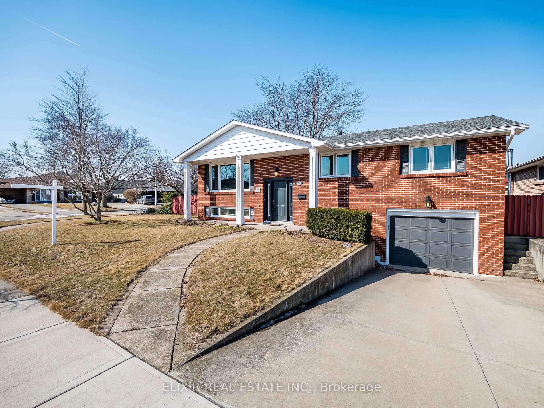 70 Eastbury Drive, Hamilton, ON L8E 2V4