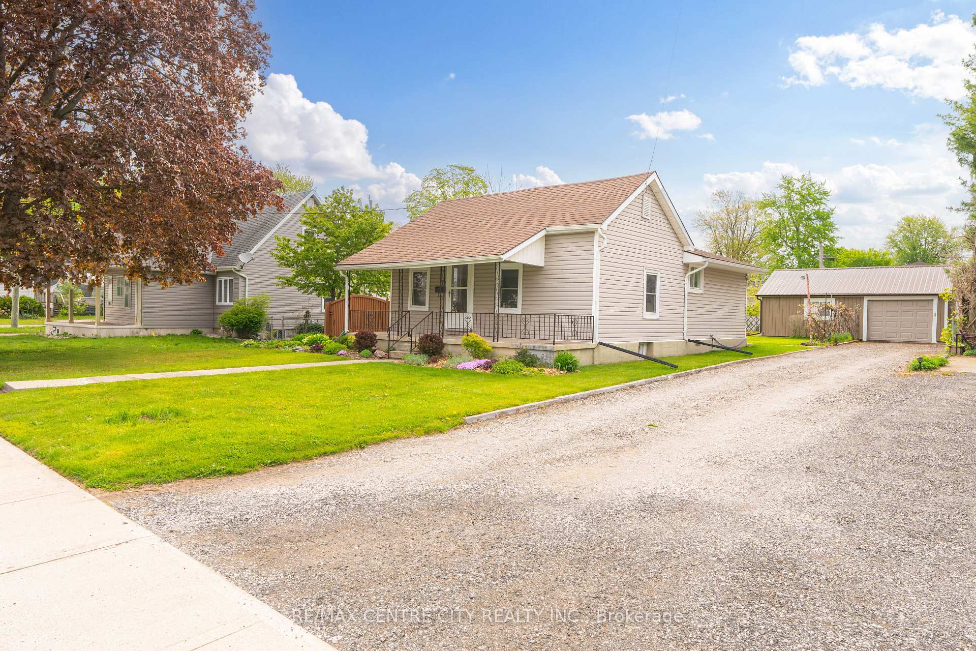 70 Scott Street W, Strathroy-Caradoc, ON N7G 1J4