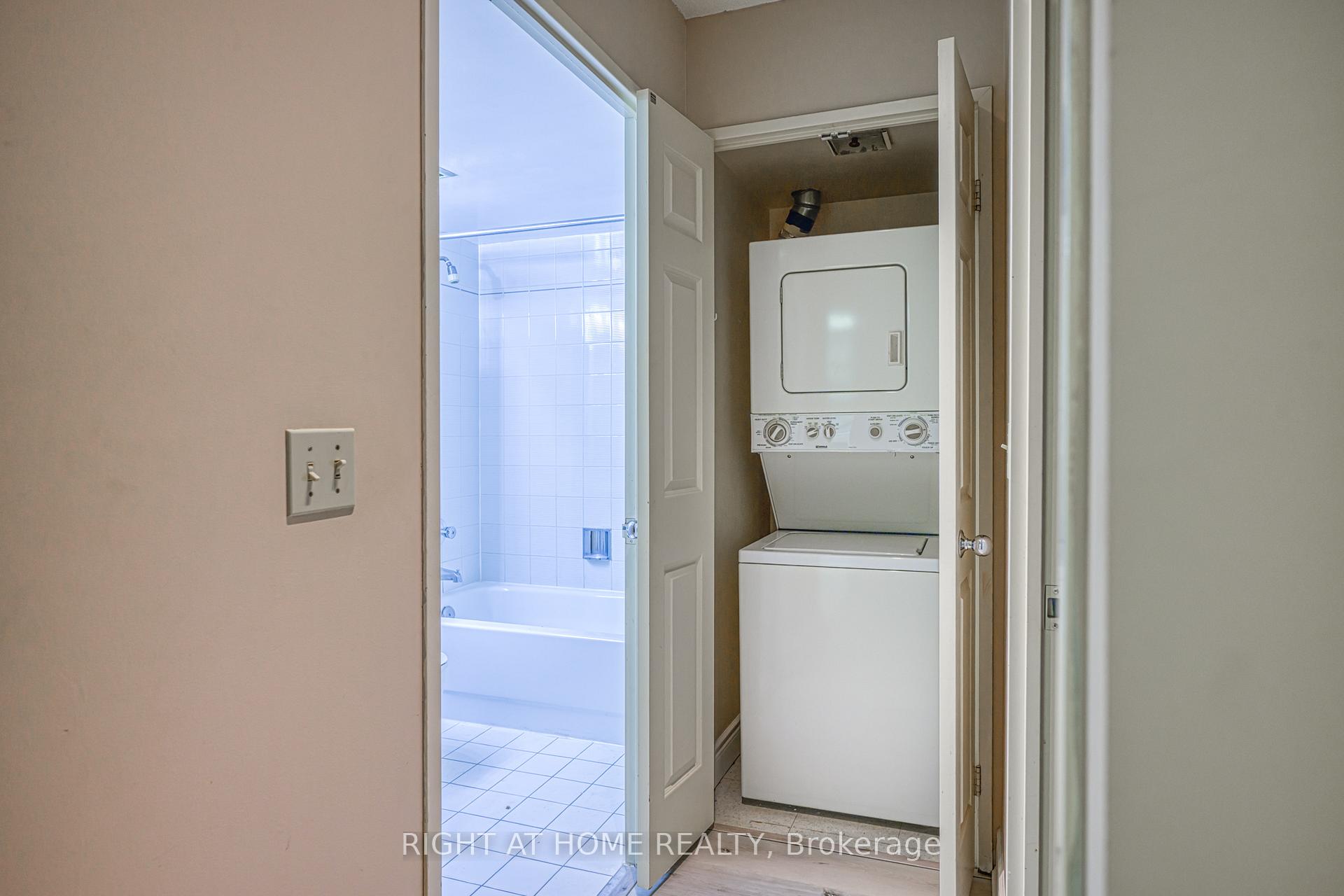 702 - 335 Webb Drive, Mississauga, ON L5B 4A1