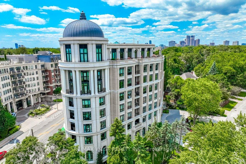 702 - 4 The Kingsway, Toronto, ON M8X 2T1