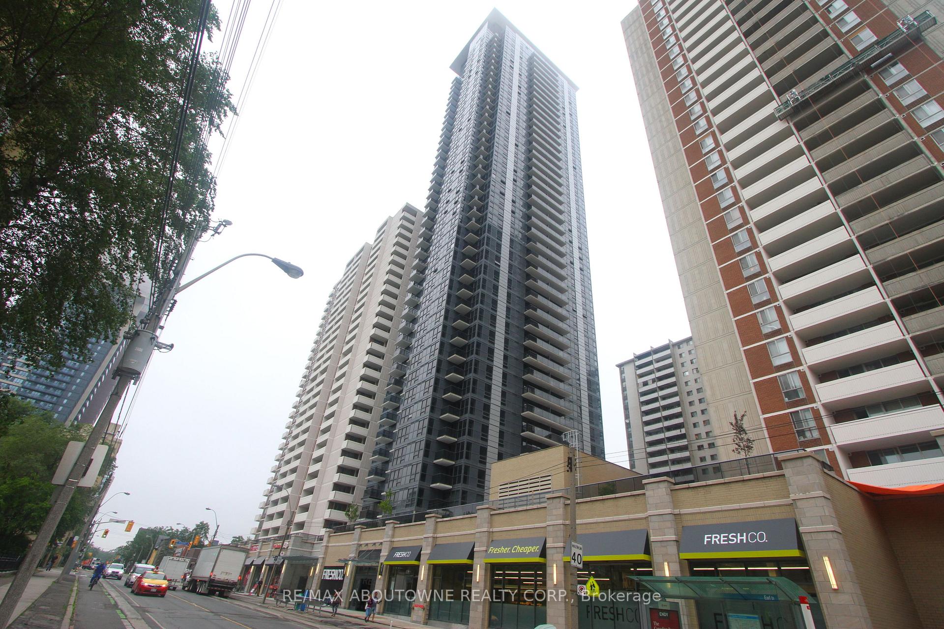 702 - 561 Sherbourne Street, Toronto, ON M4X 0A1