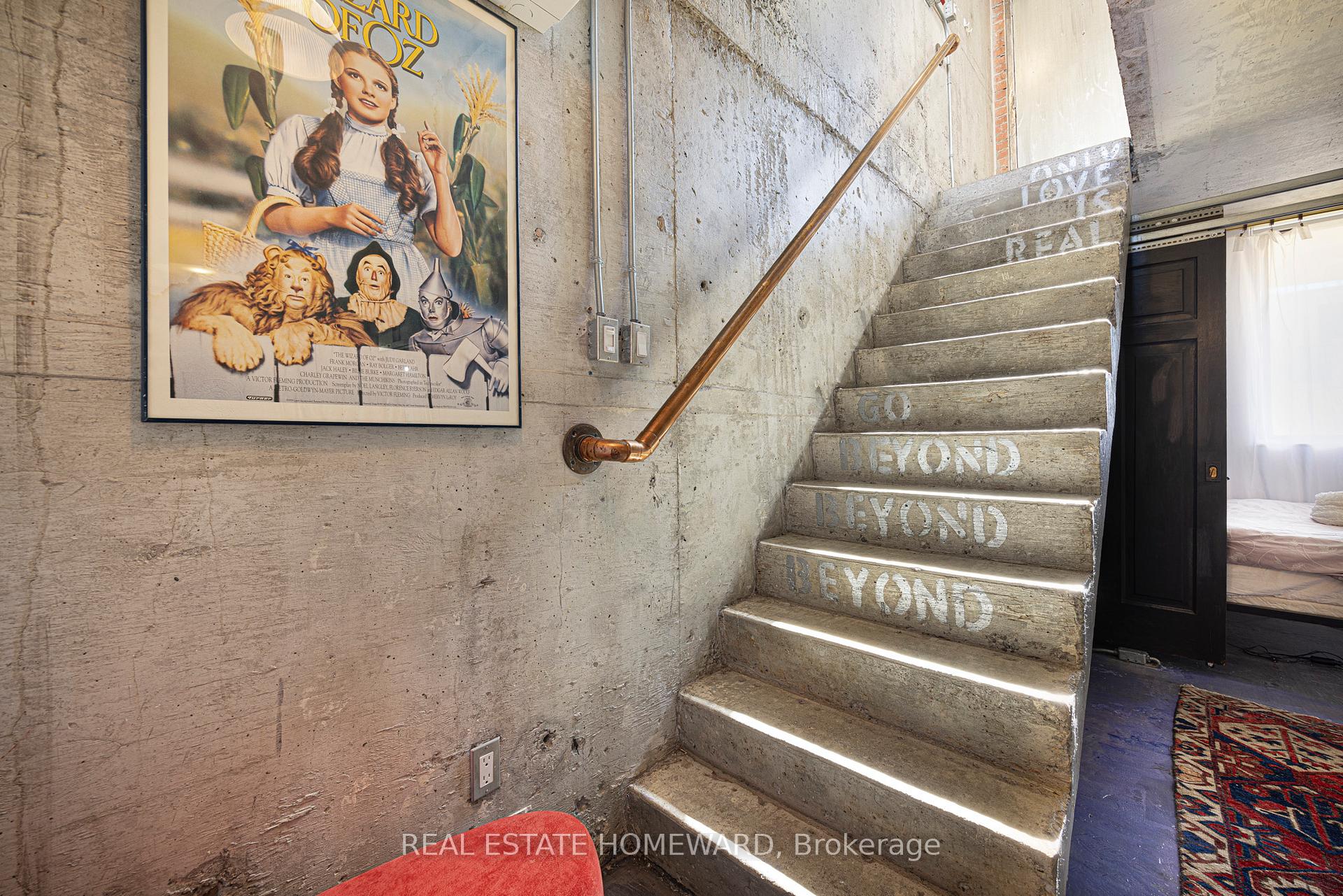 702 - 665 Kennedy Road, Toronto, ON M1K 5E2