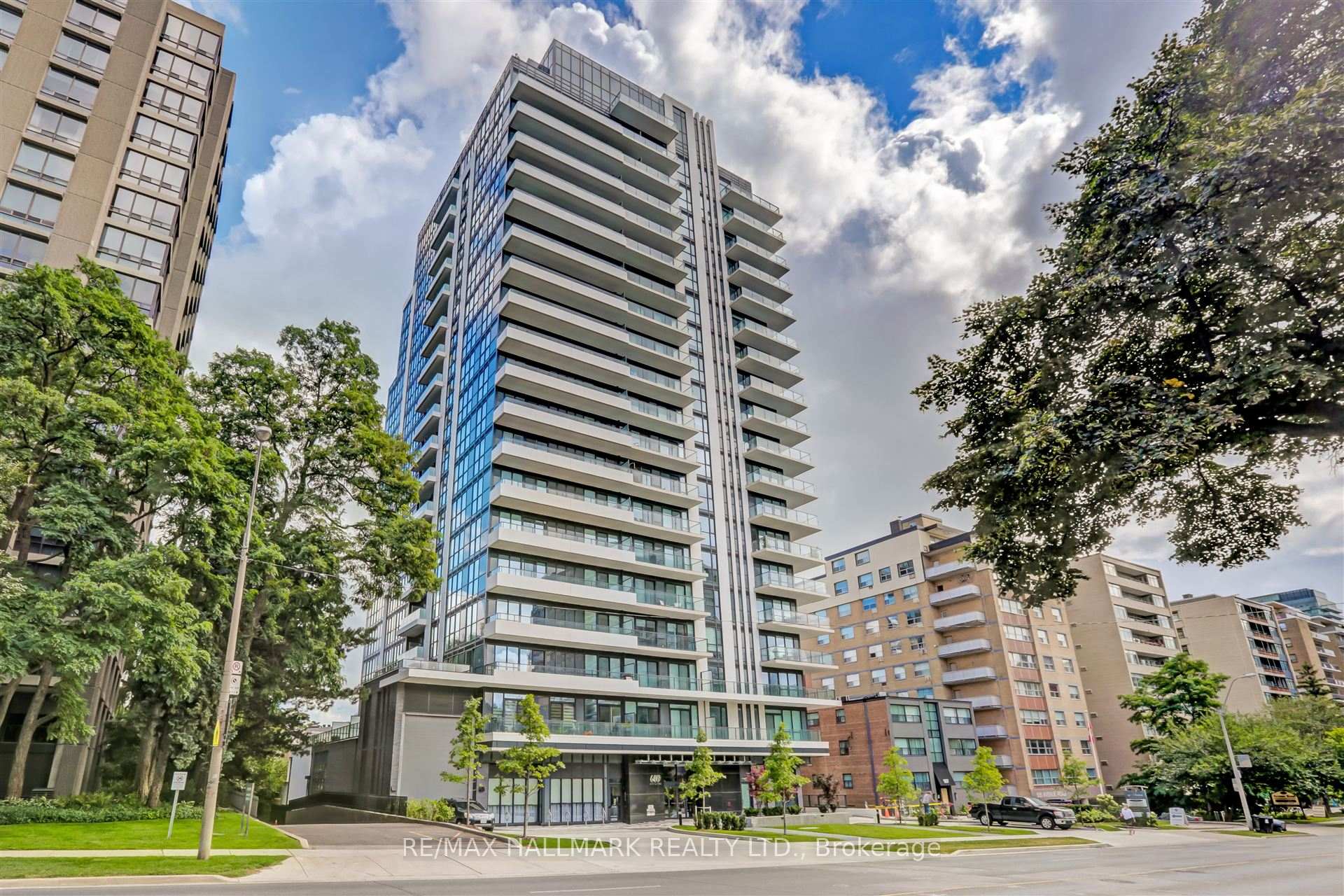 703 - 609 Avenue Road, Toronto, ON M4V 2K3