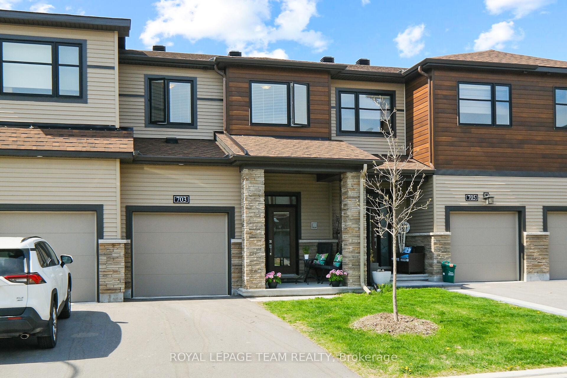 703 Doneraile Walk, Barrhaven, ON K2J 7B9