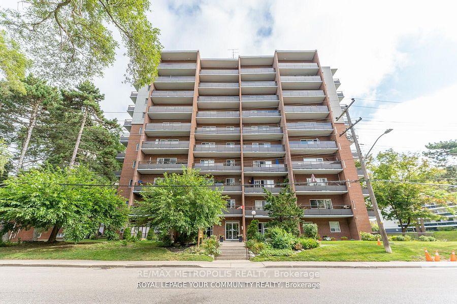 704 - 15 Elizabeth Street N, Mississauga, ON L5G 2Z3