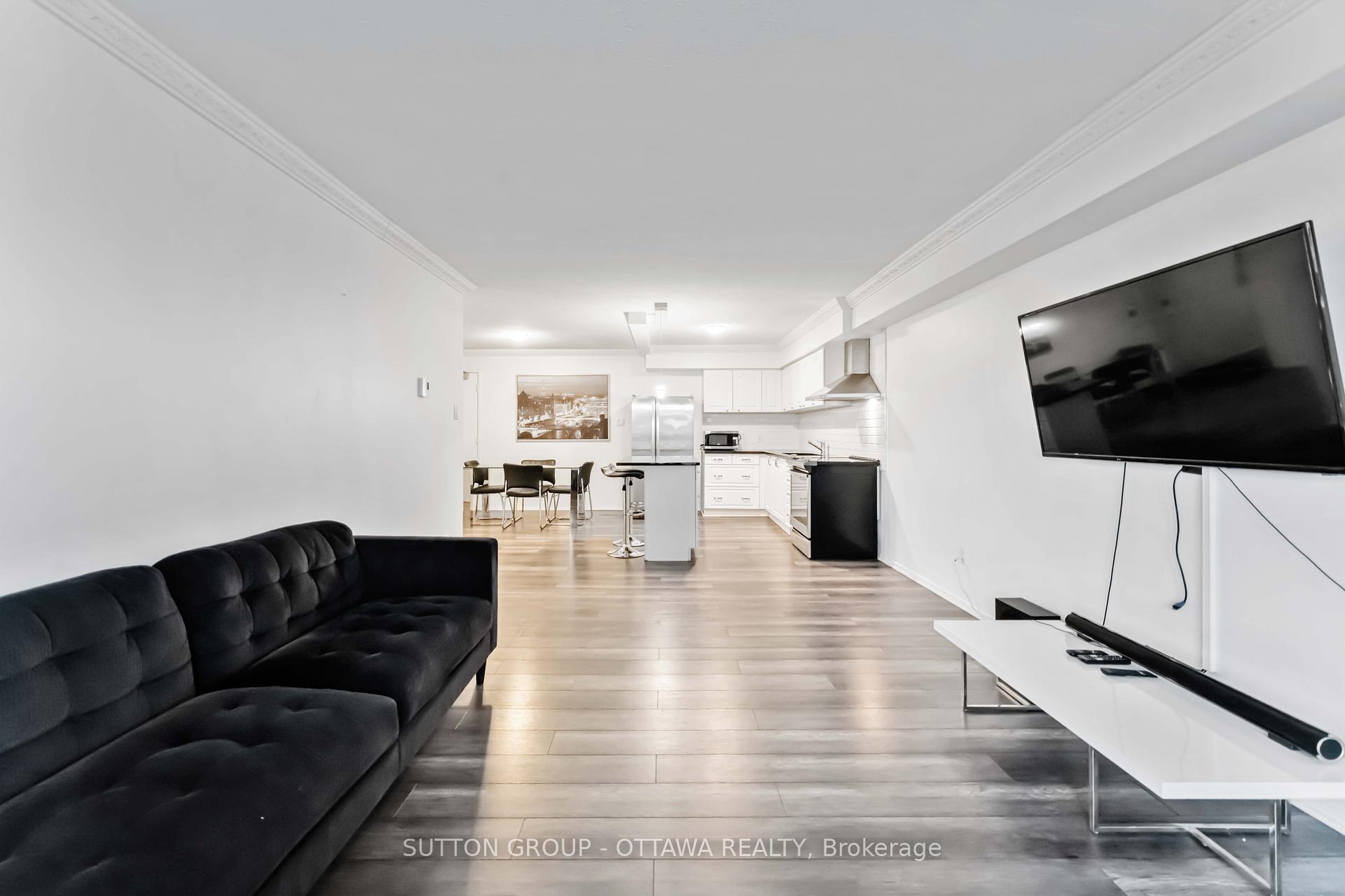 705 - 158C McArthur Avenue, Vanier and Kingsview Park, ON K1L 8E7