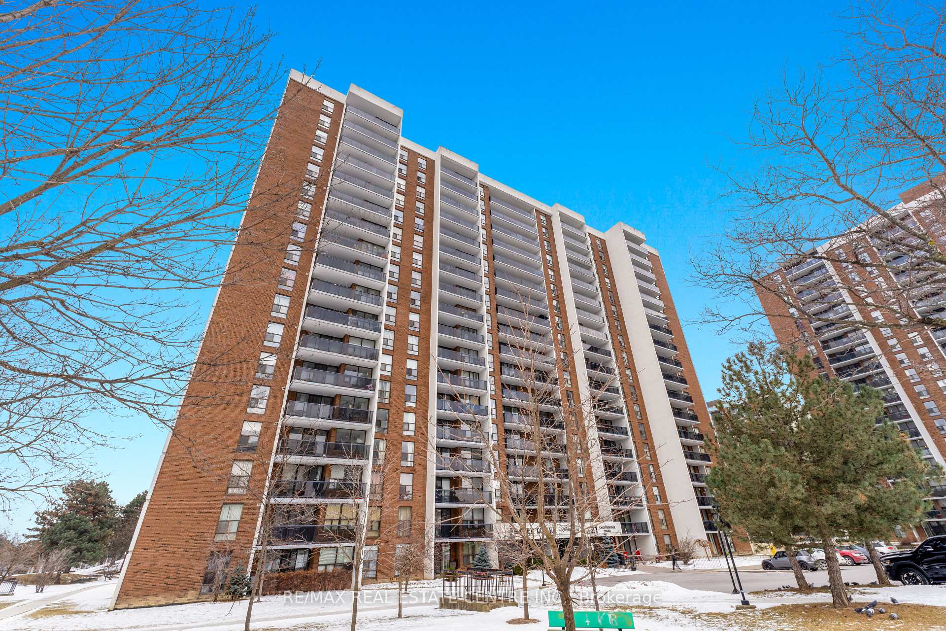 705 - 21 Knightsbridge Road, Brampton, ON L6T 3Y1