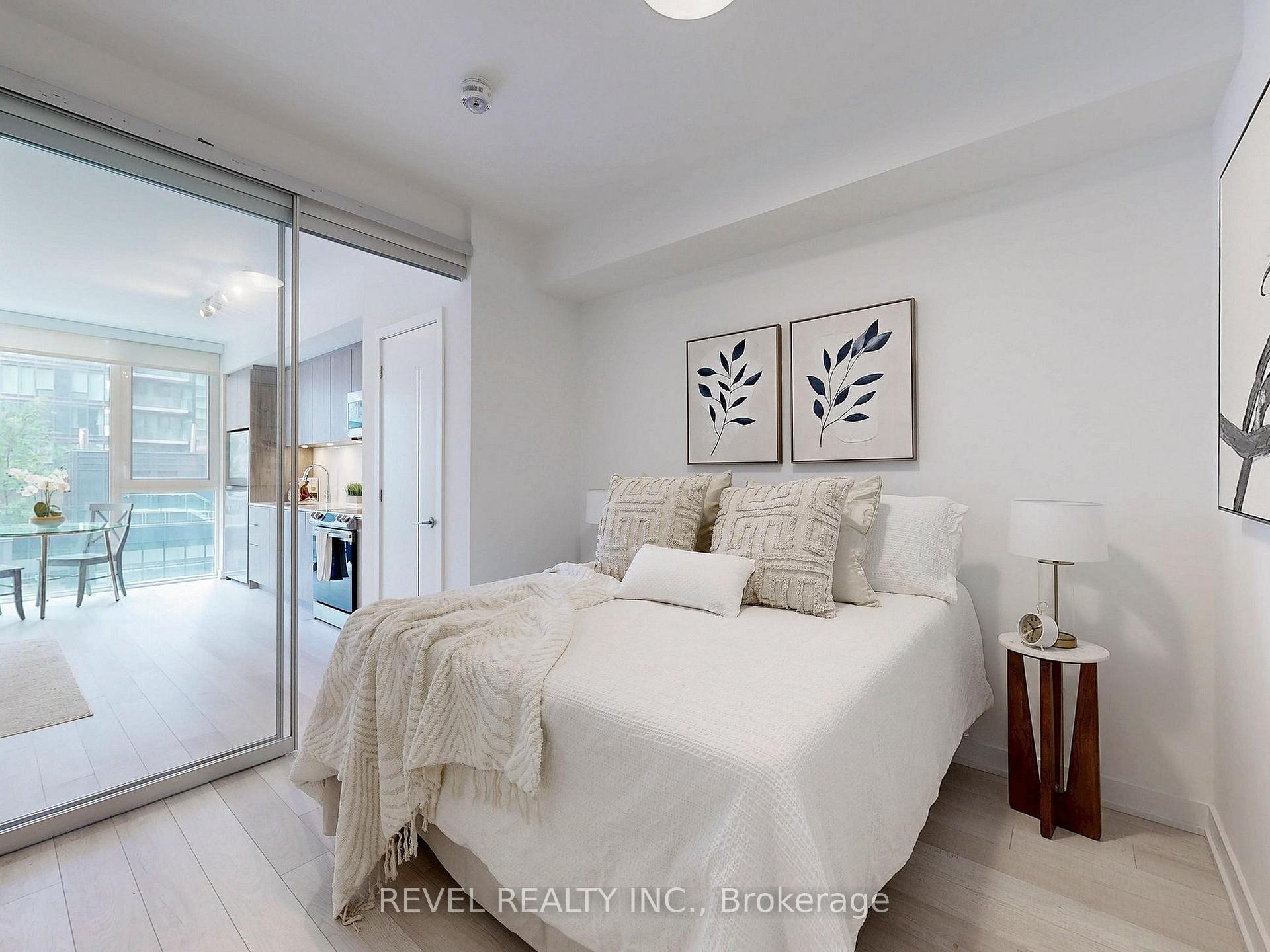 705 - 357 King Street W, Toronto, ON M5V 1K1