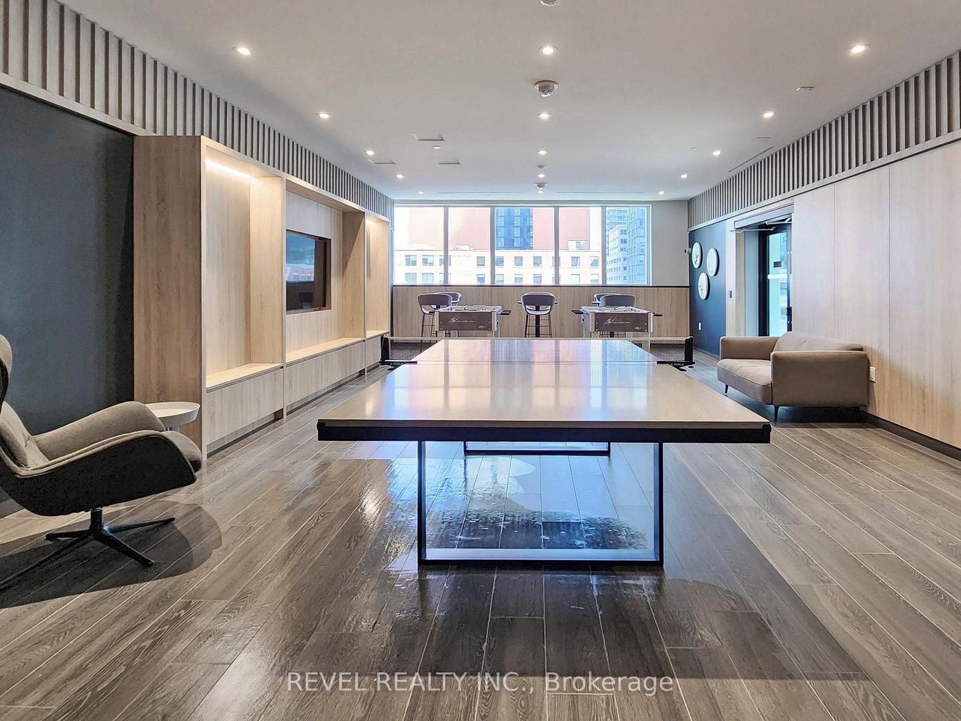 705 - 357 King Street W, Toronto, ON M5V 1K1