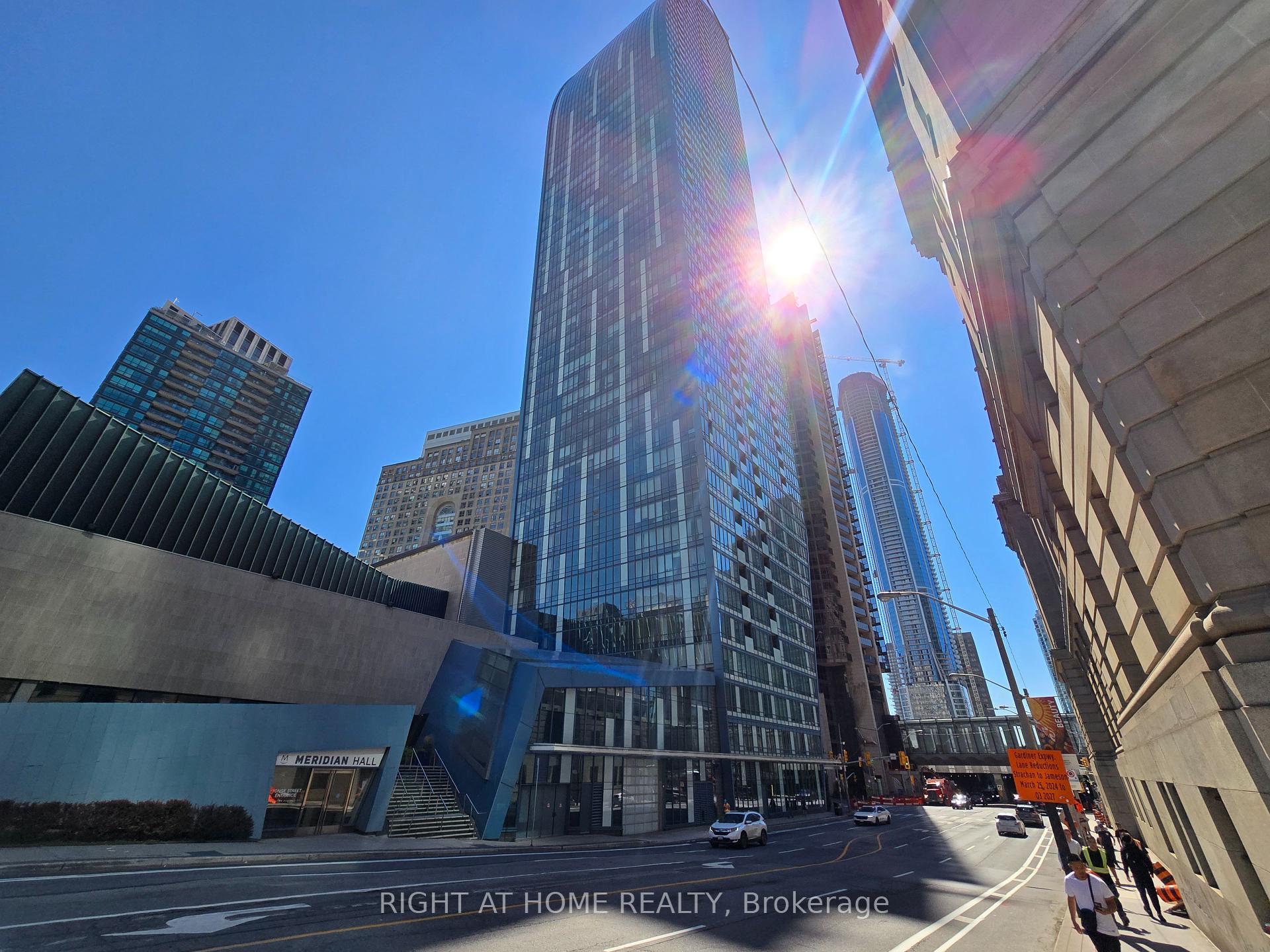 705 - 8 The Esplanade, Toronto, ON M5E 0A6
