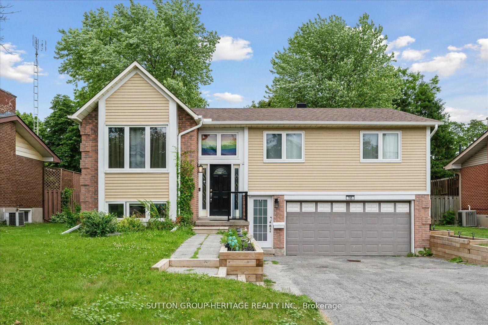 705 Anderson Street, Whitby, ON L1N 3W1