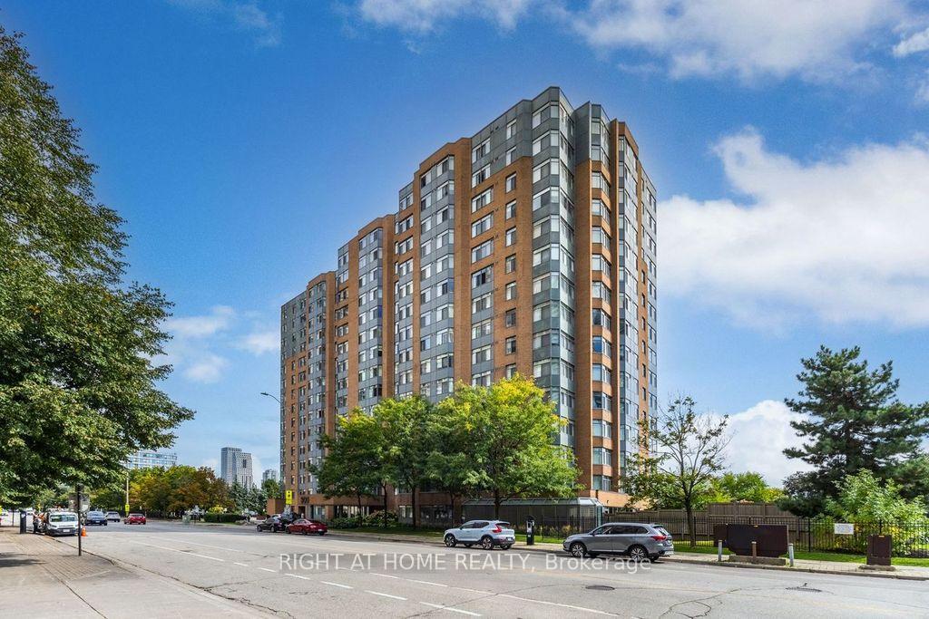 706 - 300 Webb Drive, Mississauga, ON L5B 3W3