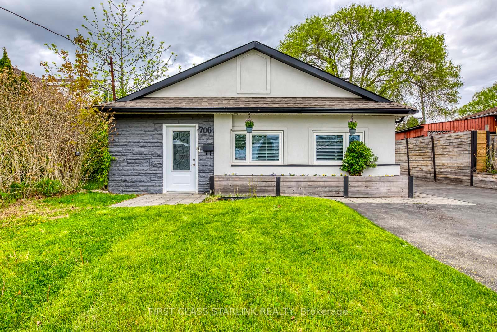 706 West 5th Street, Hamilton, ON L9C 3R2
