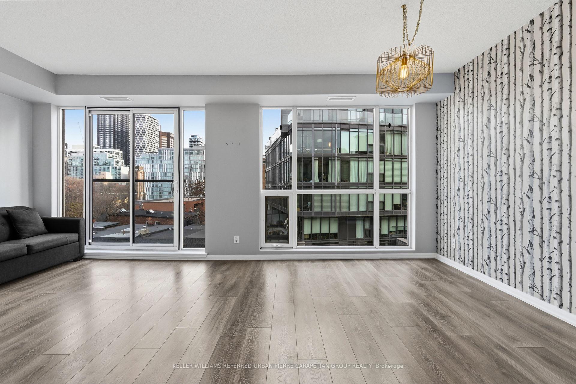 706B - 18 Beverley Street, Toronto, ON M5T 1X7
