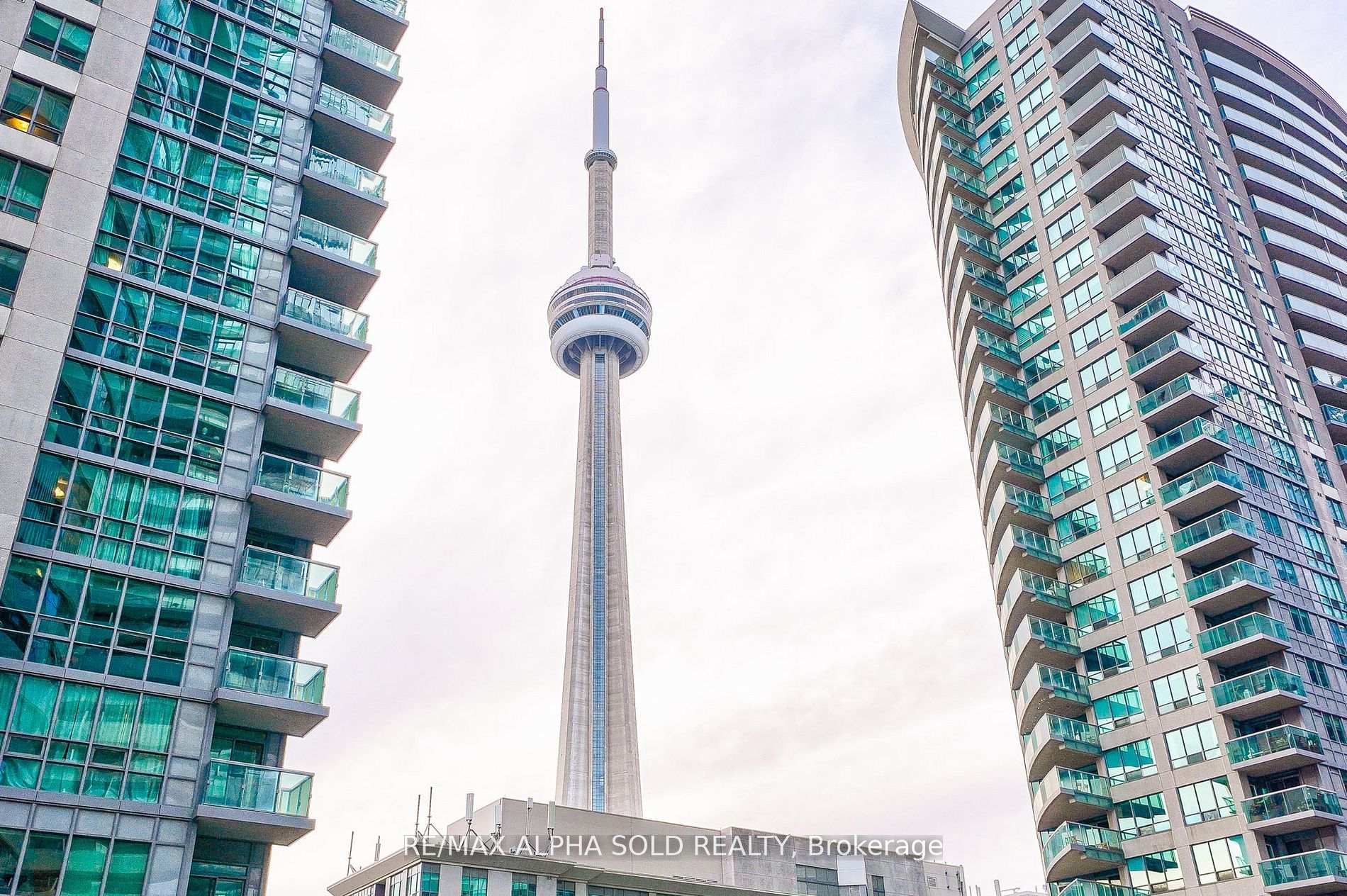 707 - 12 York Street, Toronto, ON M5J 0A9