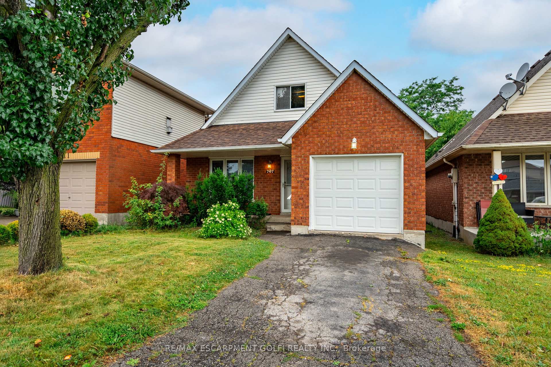 707 Acadia Drive, Hamilton, ON L8W 3V2