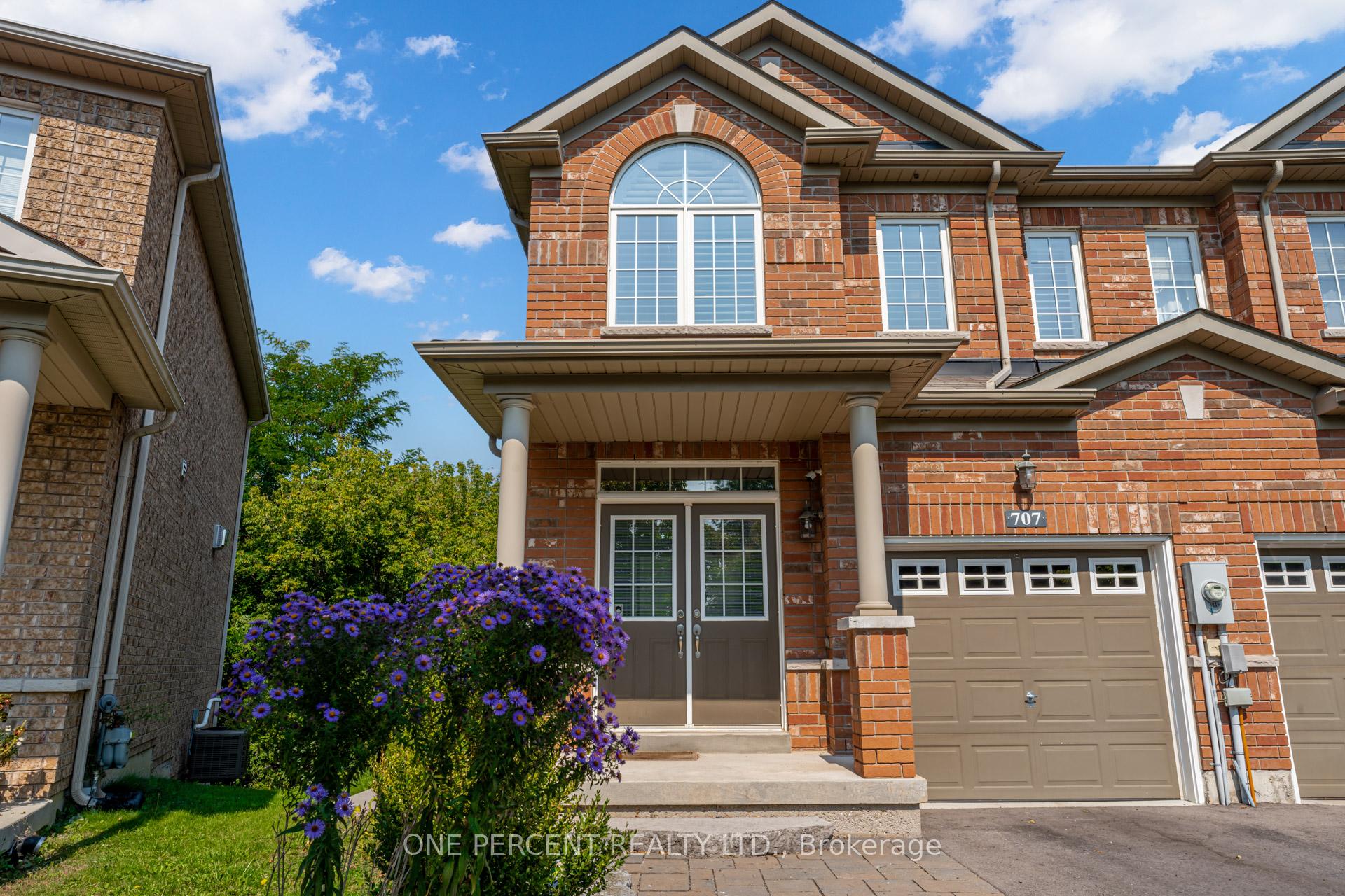 707 John Cole Court, Newmarket, ON L3Y 5V7