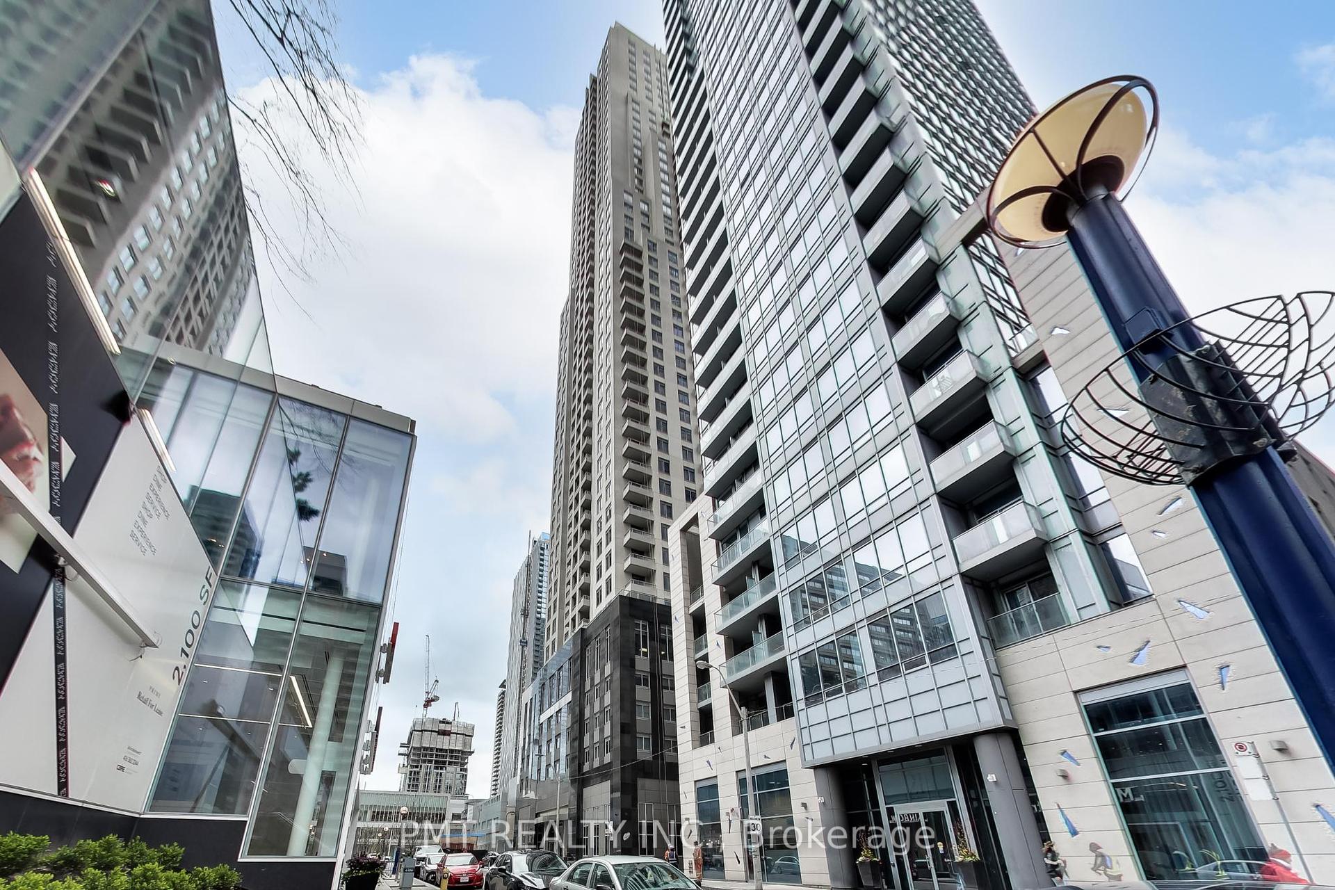 708 - 35 Balmuto Street, Toronto, ON M4Y 0A3