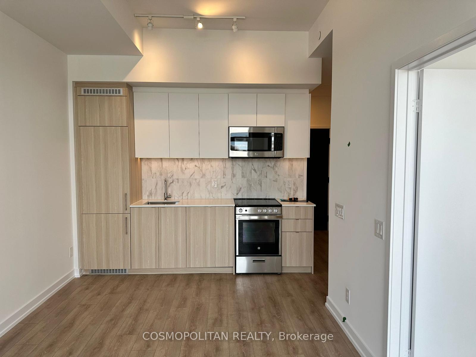708 - 500 Dupont Street, Toronto, ON M6G 1Y7