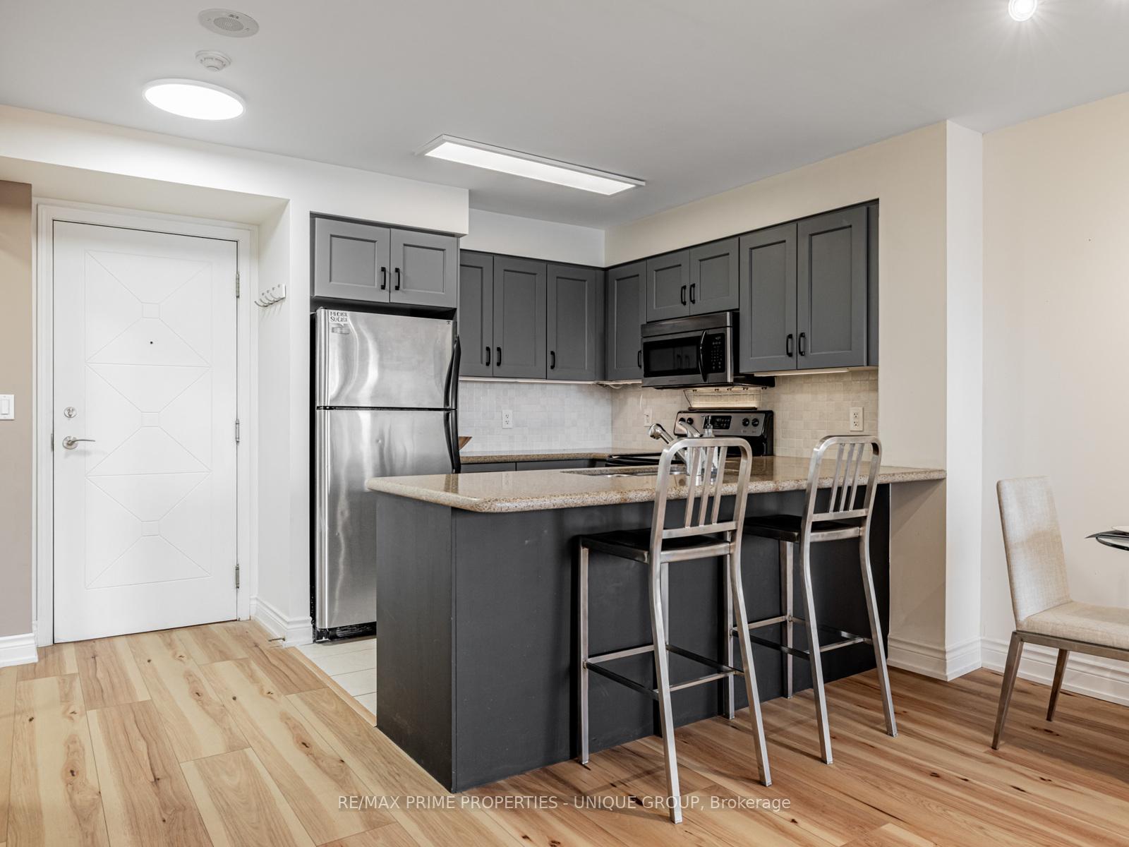 709 - 18 Harding Boulevard, Richmond Hill, ON L4C 0T3