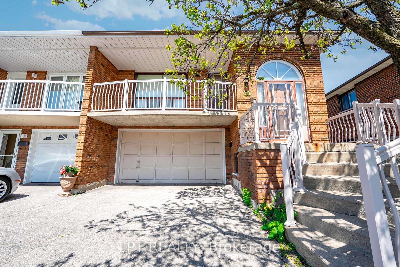 71 Arthur Griffith Drive, Toronto, ON M3L 2J9